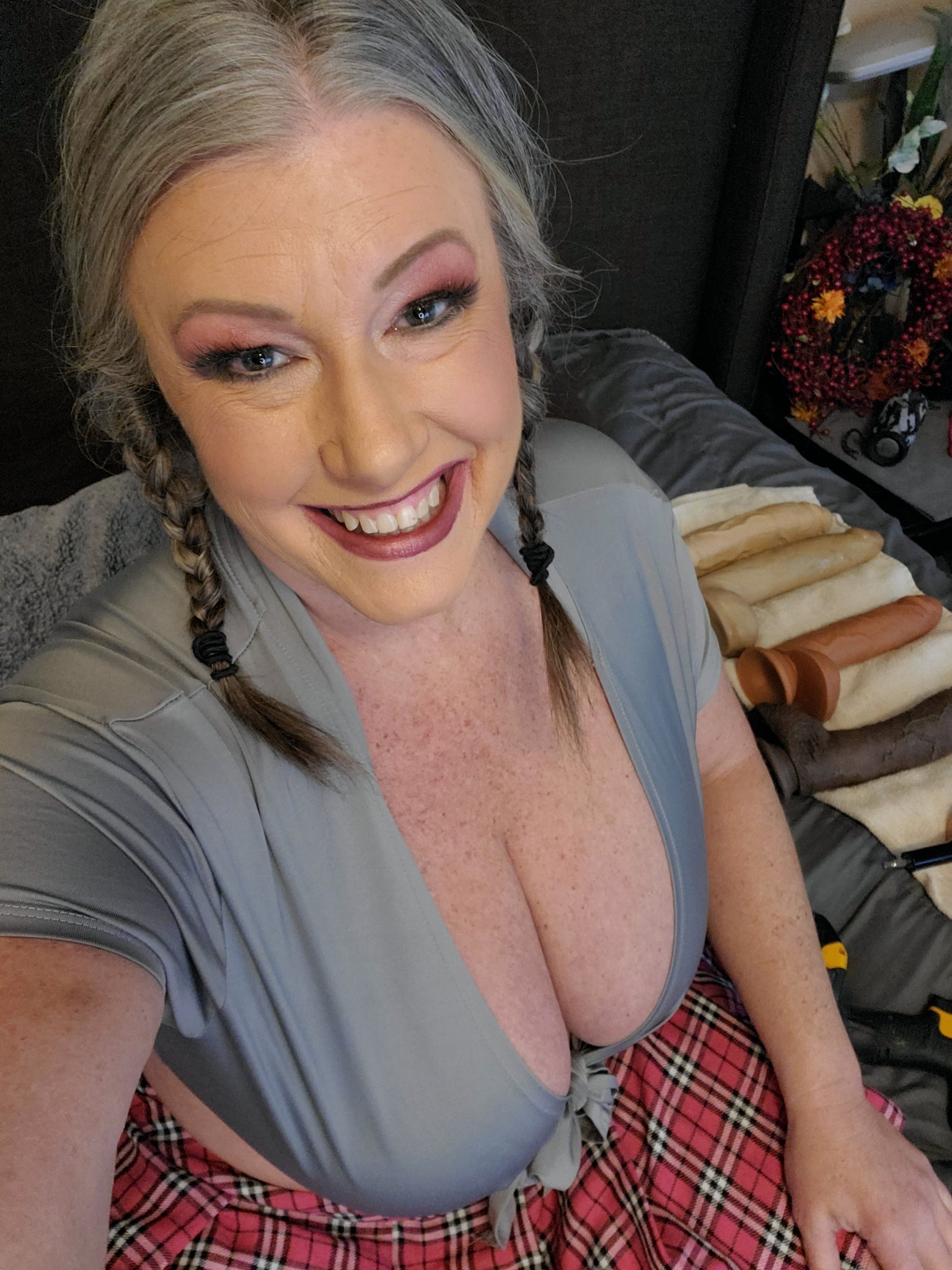 zoey andrews on Twitter: "Time for class! The oldest school girl ever is ready for a fun Friday ...