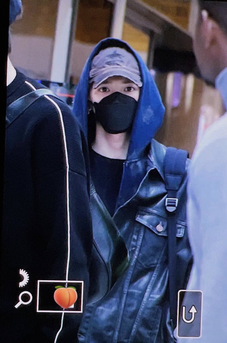 Peach_G on Twitter: "221014 JFK 출발 #태용 #TAEYONG #NCT #NCT127"