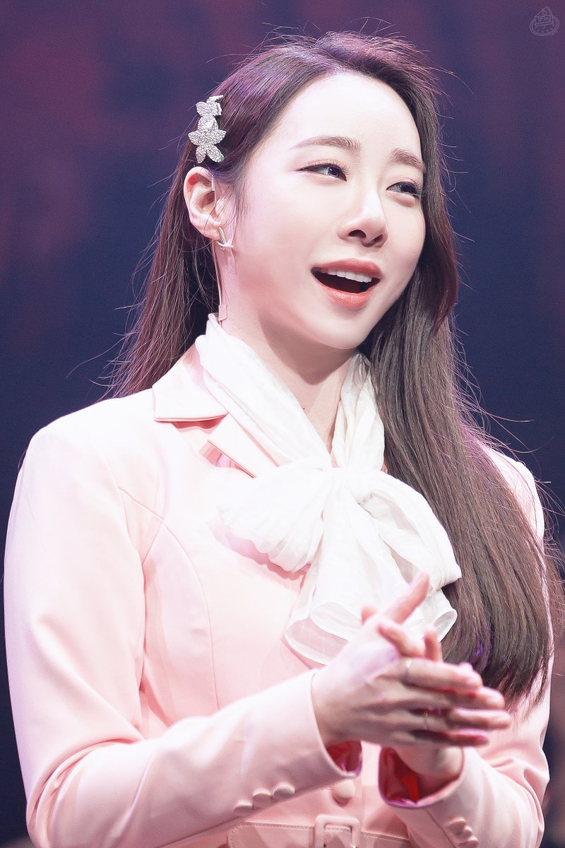 Till's Pic_k on Twitter: "221014 뮤지컬 사랑의 불시착 서단役 - #우주소녀 #WJSN #유연정"