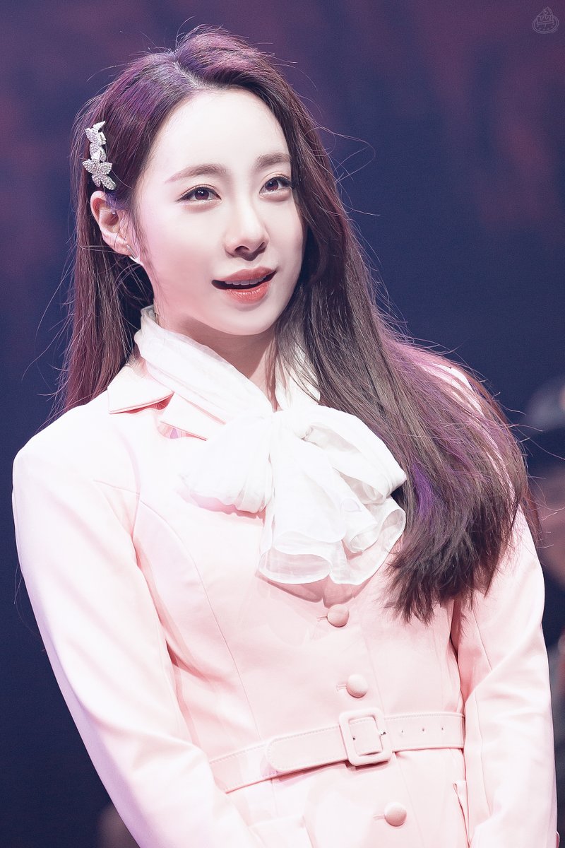 Till's Pic_k on Twitter: "221014 뮤지컬 사랑의 불시착 서단役 - #우주소녀 #WJSN #유연정"