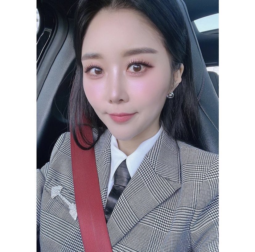 JENNIE CHILE on Twitter: "Mari Cho, who was the MC for the Porsche event, mentioned her ...