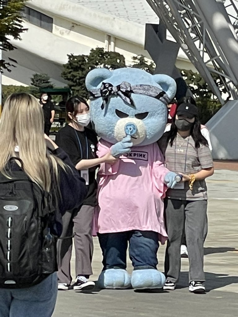 who's inside the krunk this time🤔 @BLACKPINK BLΛCKPIИK GLOBAL ...