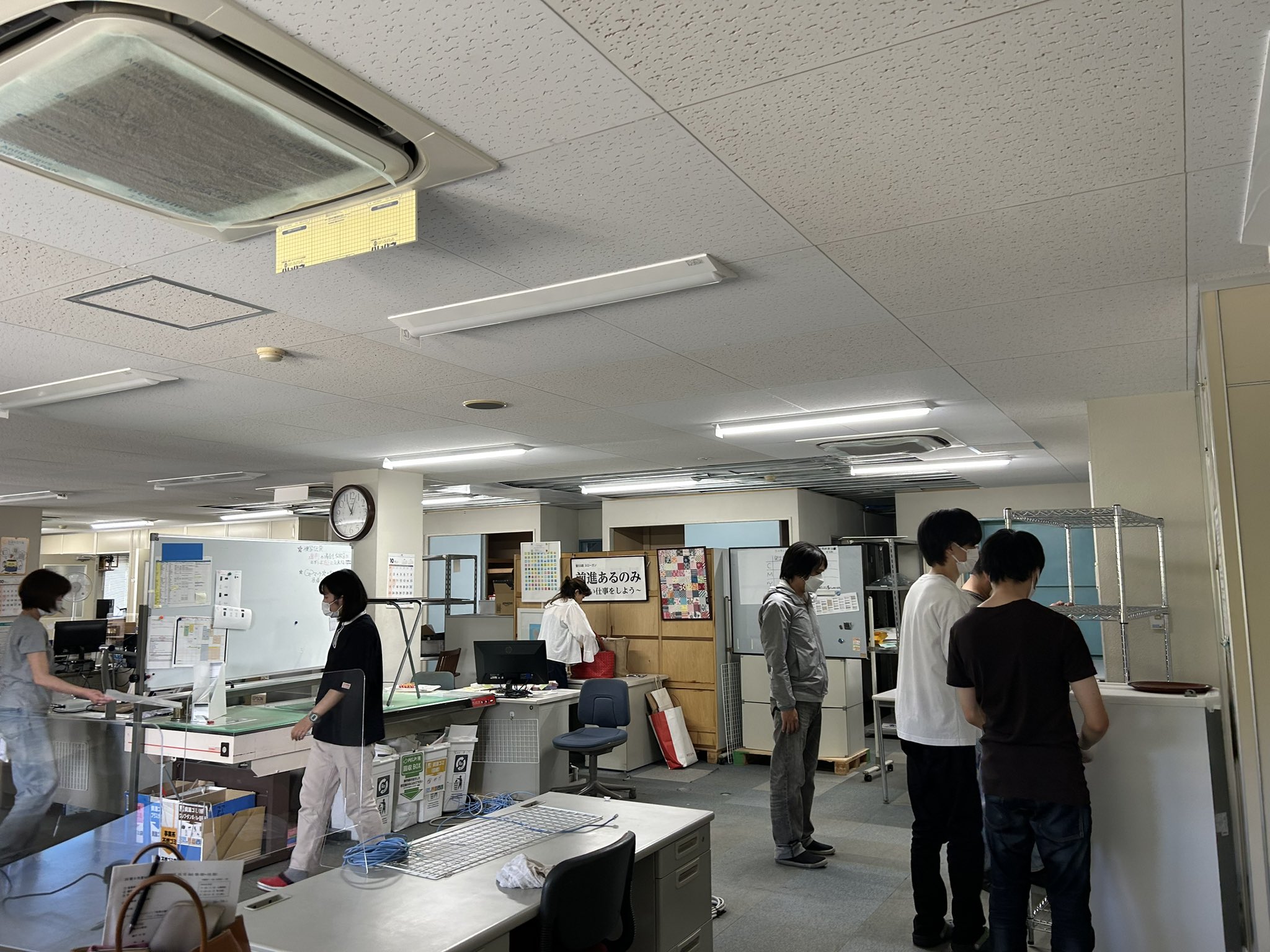 ぷりんくん(株式会社マルワ)🍮 On Twitter ただいま引っ越し真っ最中。チームワークの見事な連携でサクサク進行中。#引っ越し #引っ越し真っ最中 #チームワーク T
