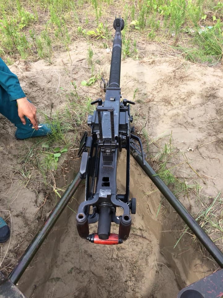 Lee Ann Quann on Twitter: ""Enfilade fire" Personnel from Vietnam Militia digging in as part of ...