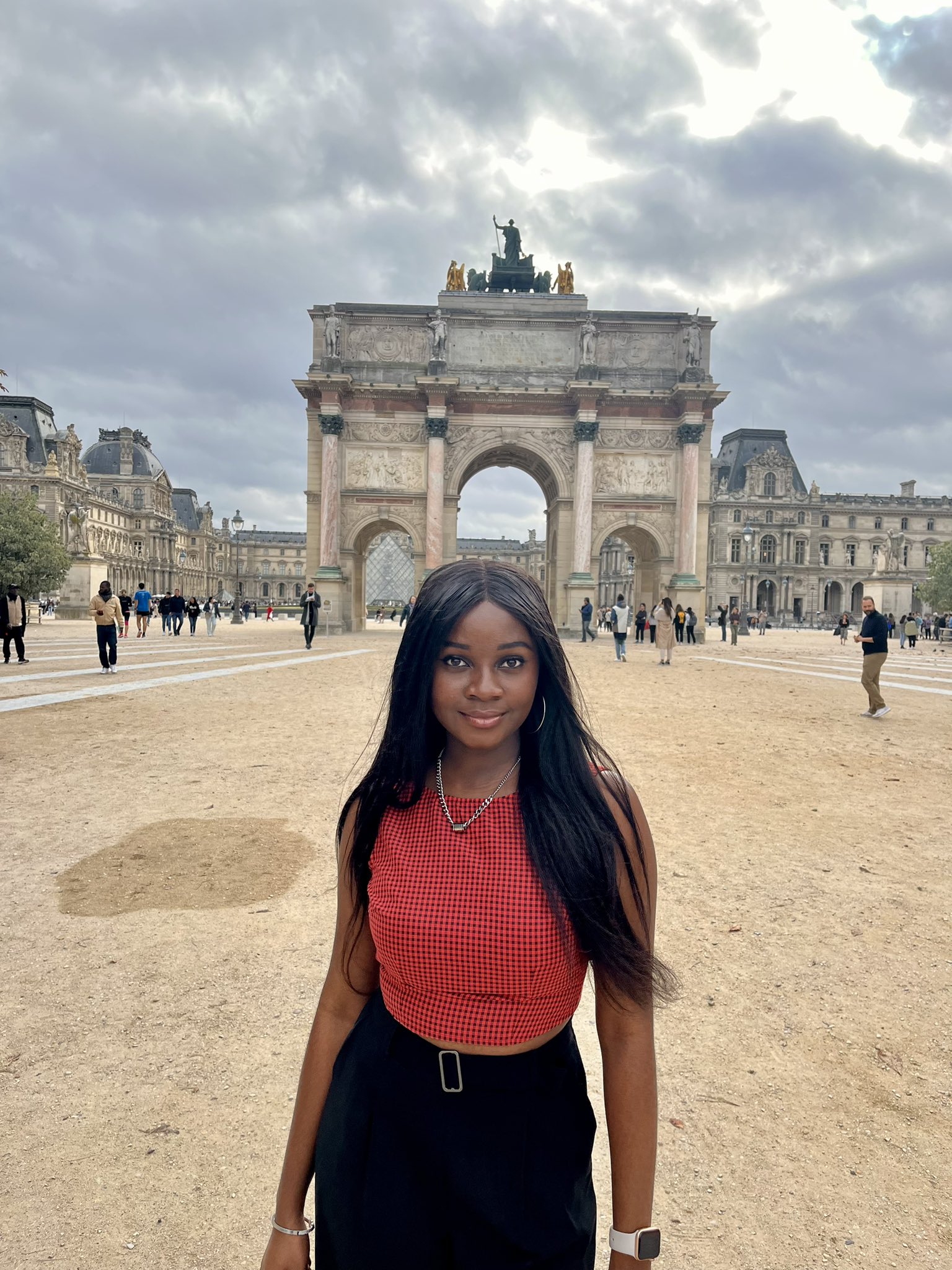 Aniekan on Twitter: "In Paris https://t.co/zvIFKw2GRZ" / Twitter