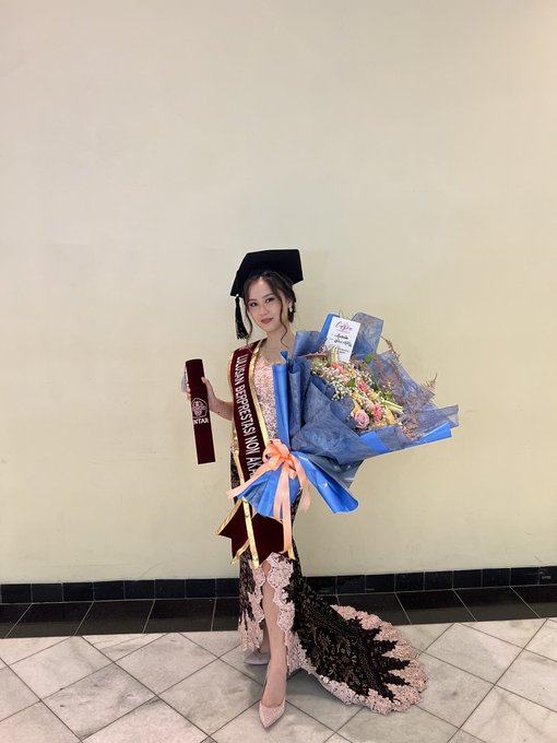 Michelle Christo KusnadiのTwitterアーカイブ - 2022年10月15日 - ArKaiBu Project48