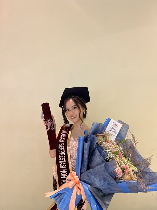 Michelle Christo KusnadiのTwitterアーカイブ - 2022年10月15日 - ArKaiBu Project48