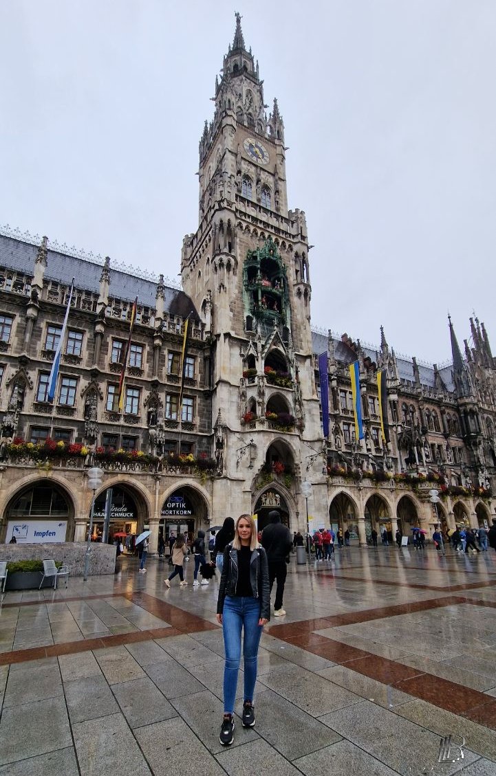 TW Pornstars - 1 pic. ⚜ LIZZ LA REIGN ⚜. Twitter. Servus München 🥨🍺. 7: ...