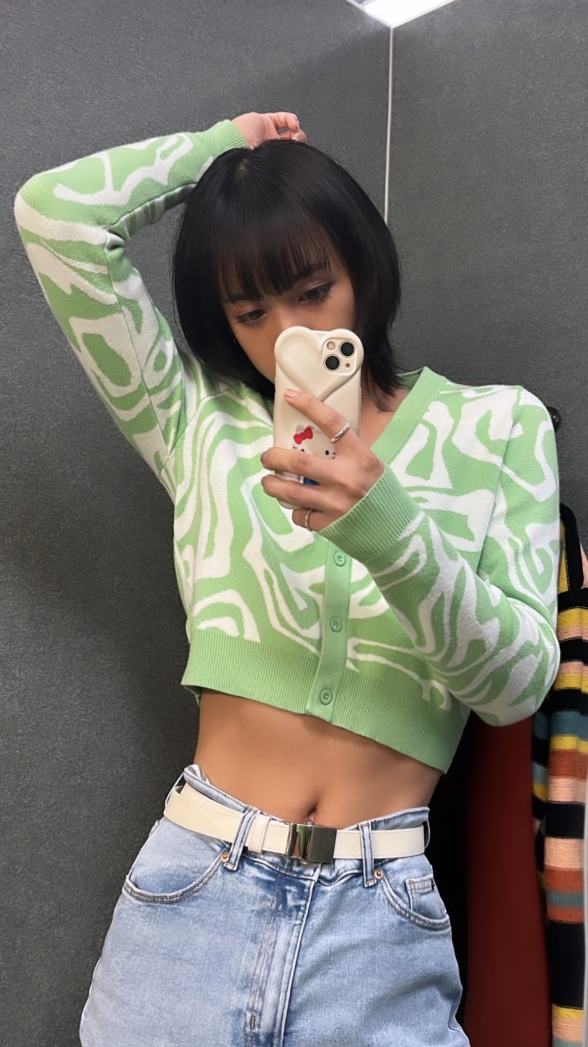 ryuchell 🐉💕 on Twitter: "最近 、ぼくのスタイリストさんのセンスが爆発していて 、この衣装で収録しました（笑）🤧⭐️🖤 https://t.co/lZIIcaXS0i ...