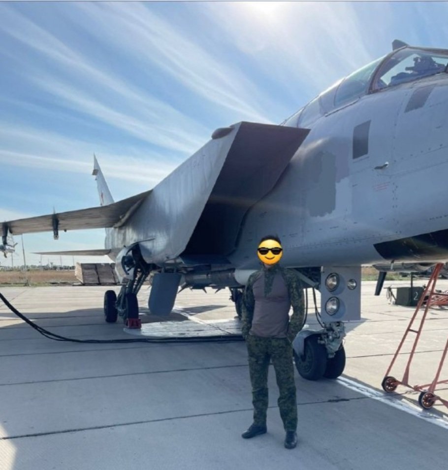 Guy Plopsky on Twitter: "1/ Interesting photo recently uploaded by the Fighterbomber Telegram ...