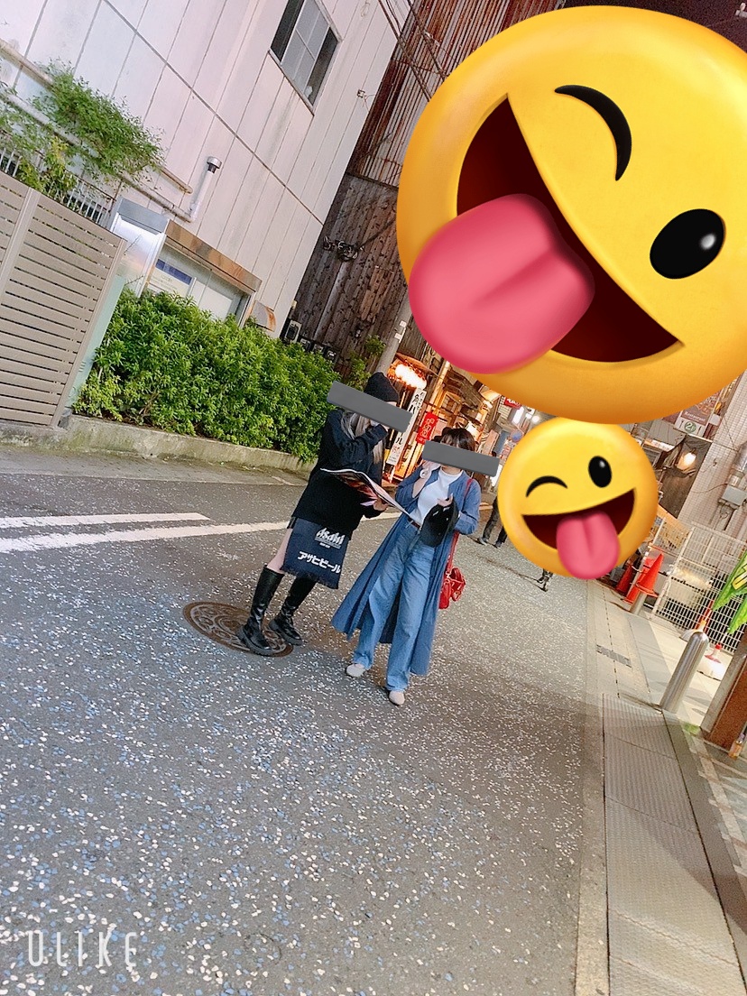 凹凹10日まで自宅療養 On Twitter ちなみに右イヤリングは見つかりませんでした。安いやつでよかった。こちらキャッチの方々と話しお安くして頂いている僕と、最近のプリクラってこえー