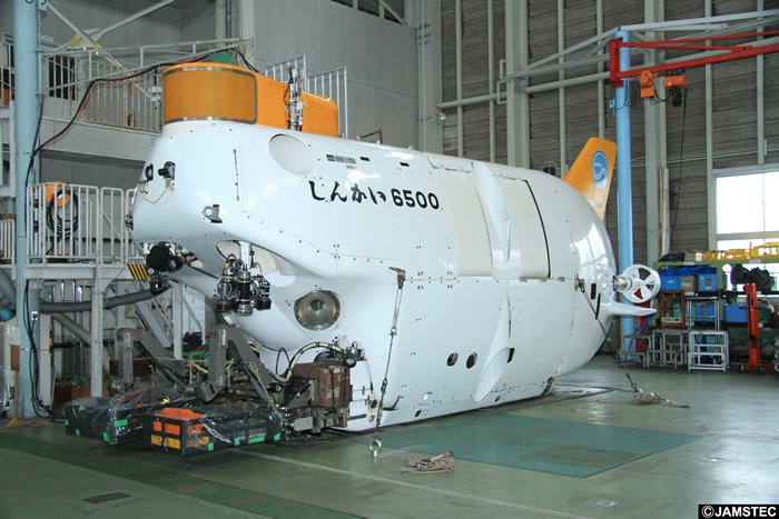 Reagan 🍵 on Twitter: "Autobomb was based on the Shinkai 6500, a submarine used by JAMSTEC, a ...