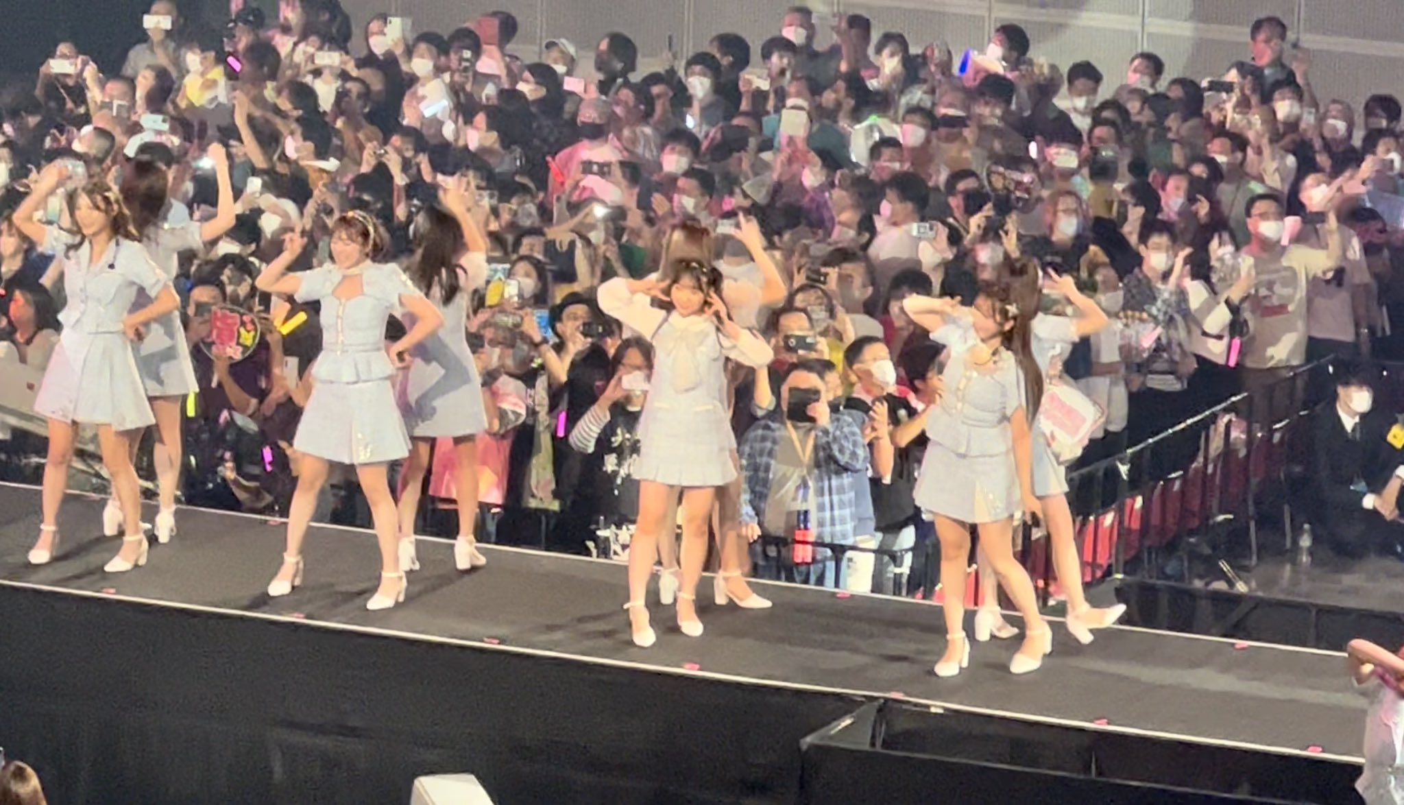 ♪いそぴょん@ぴなぴな🐤 on Twitter: "HKT48 11th anniversary LIVE 2022 ～未来へのメッセージ～ 幕張メッセ イベントホール 昼公演 天空からスマホ ...