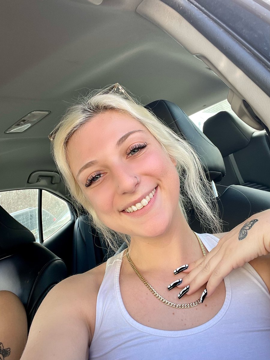 𝑀𝒾𝓈𝓉𝓇𝑒𝓈𝓈 𝐻𝑜𝓃𝑒𝓎 🌻 on Twitter: "RT @LaurenBoo1997: Simp magnet 🧲 • findom finD femdom