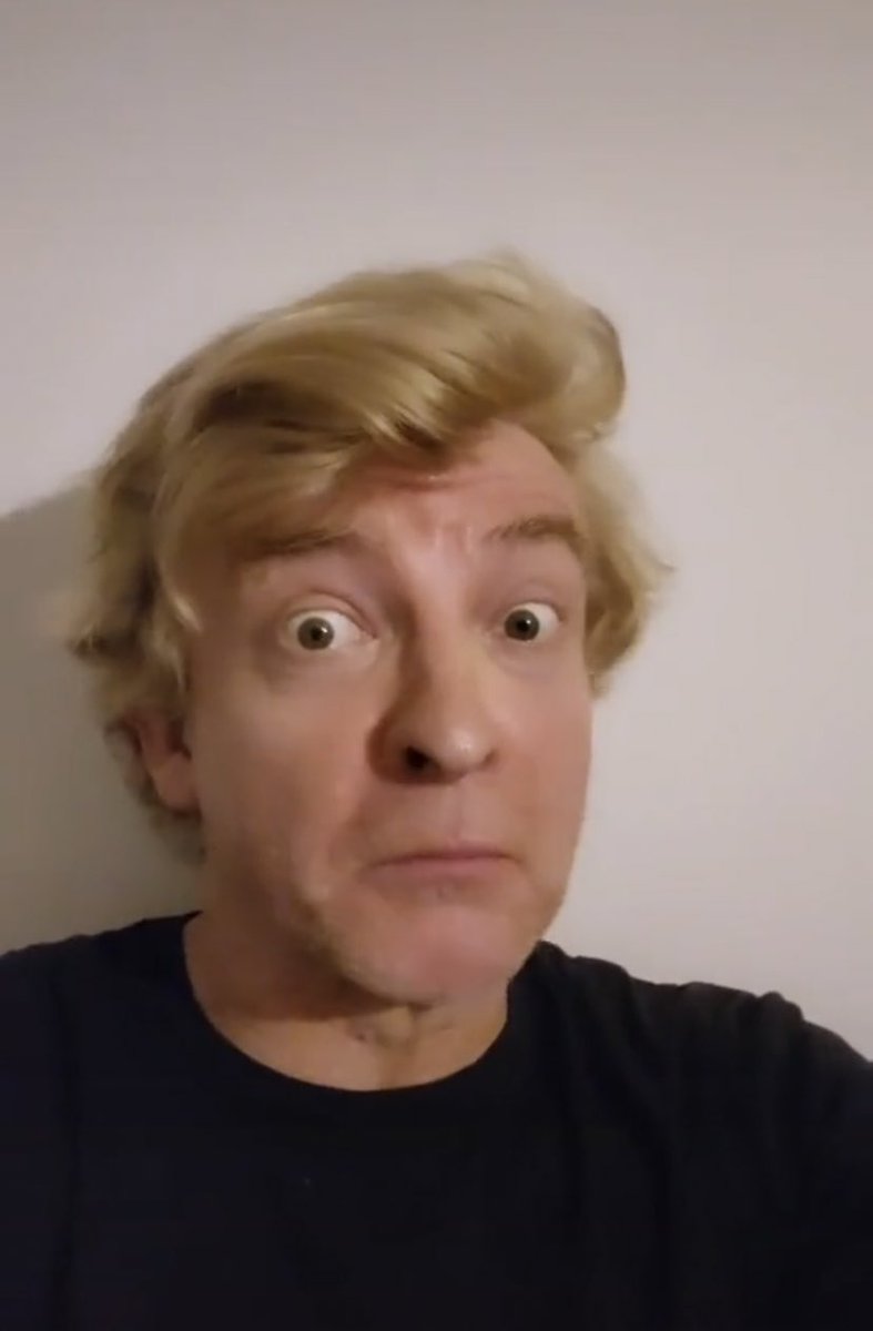 moosh on Twitter: "RT @sweetbeebonnet: HIS HAIR HES SO PRETTY IM GONNA CRY LOOK AT HIM MY ...