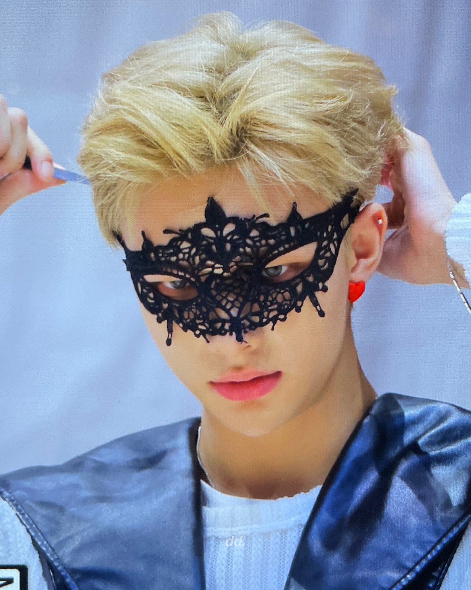 dd. on Twitter: "221016 #현진 #hyunjin https://t.co/ytSOdM2K3v" / Twitter