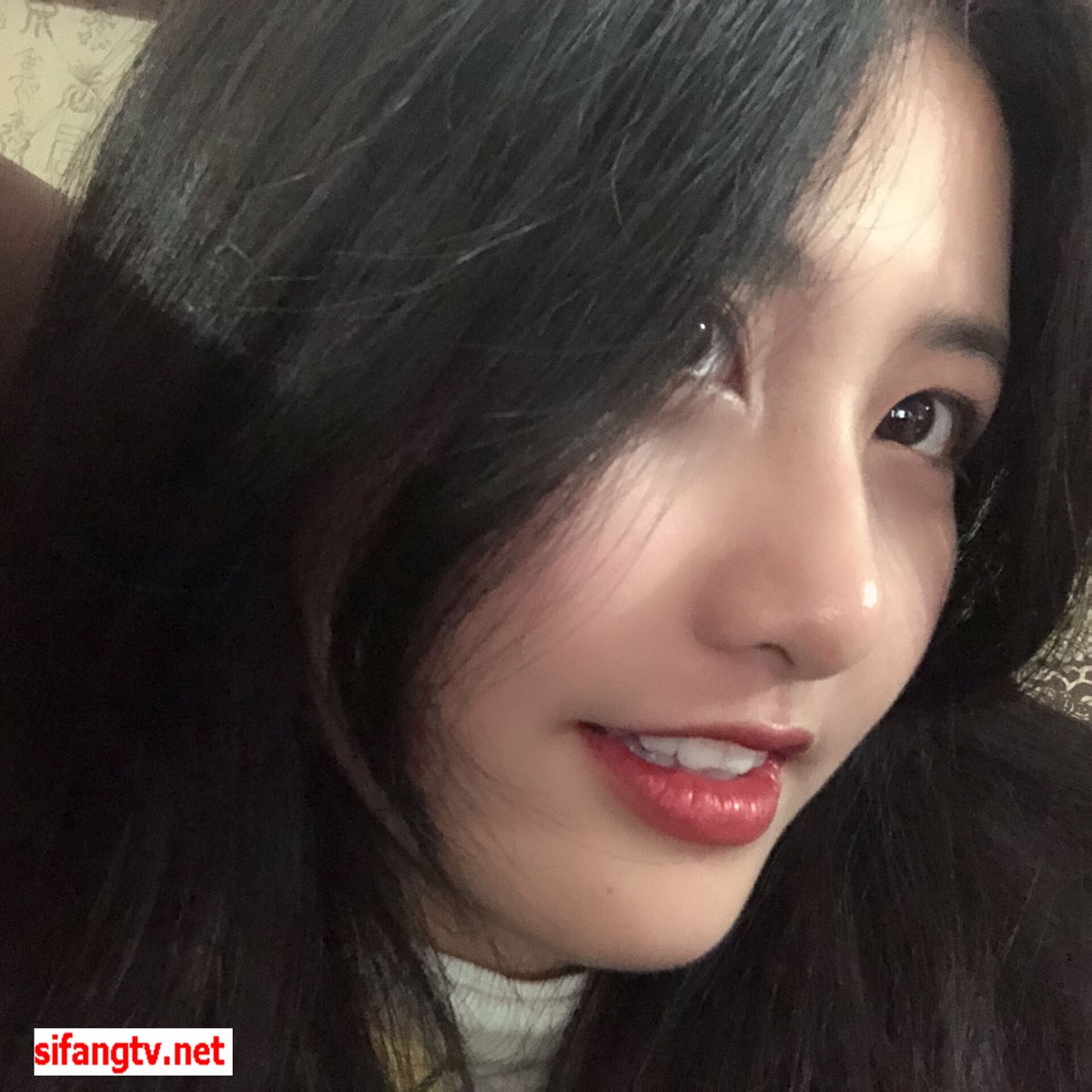 免费福利姬资源:杭州李苗苗图影 46p5v11g Sfjtu6xbqs 爱福利姬 Aifuliji