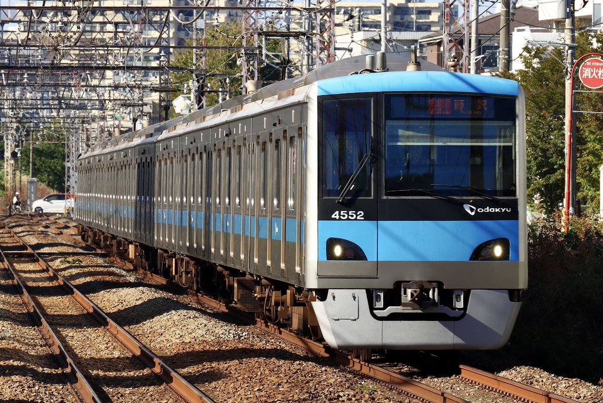 ワタシダ【Odapediaの中の人】 on Twitter: "LED表示器の苦労があまりなかった小田急でしたが、4000形の登場によって状況が変わってしまいました。 昨日撮ったこの写真は ...