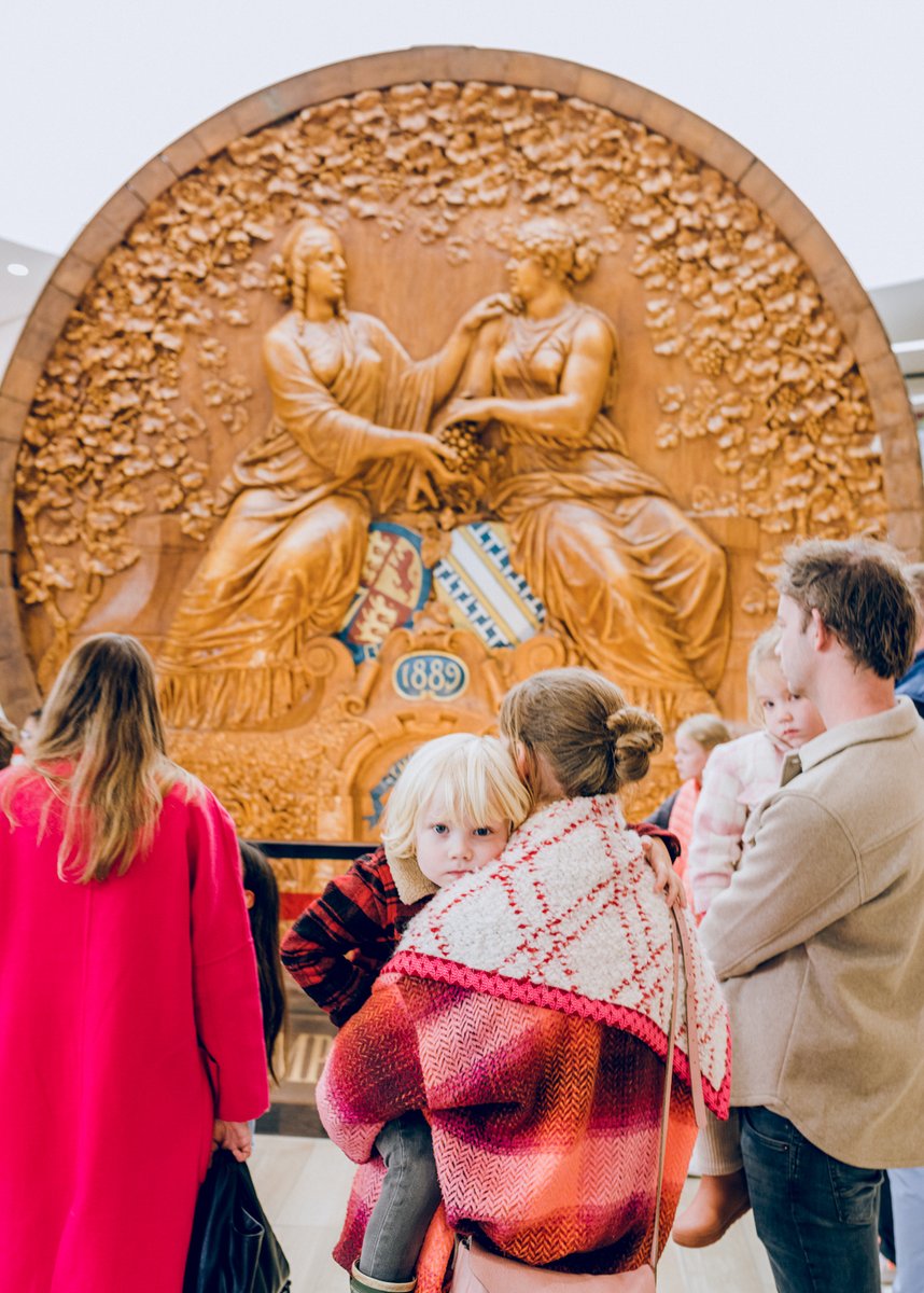 Maison Mercier welcomes visitors in its train, to enjoy an immersive ...