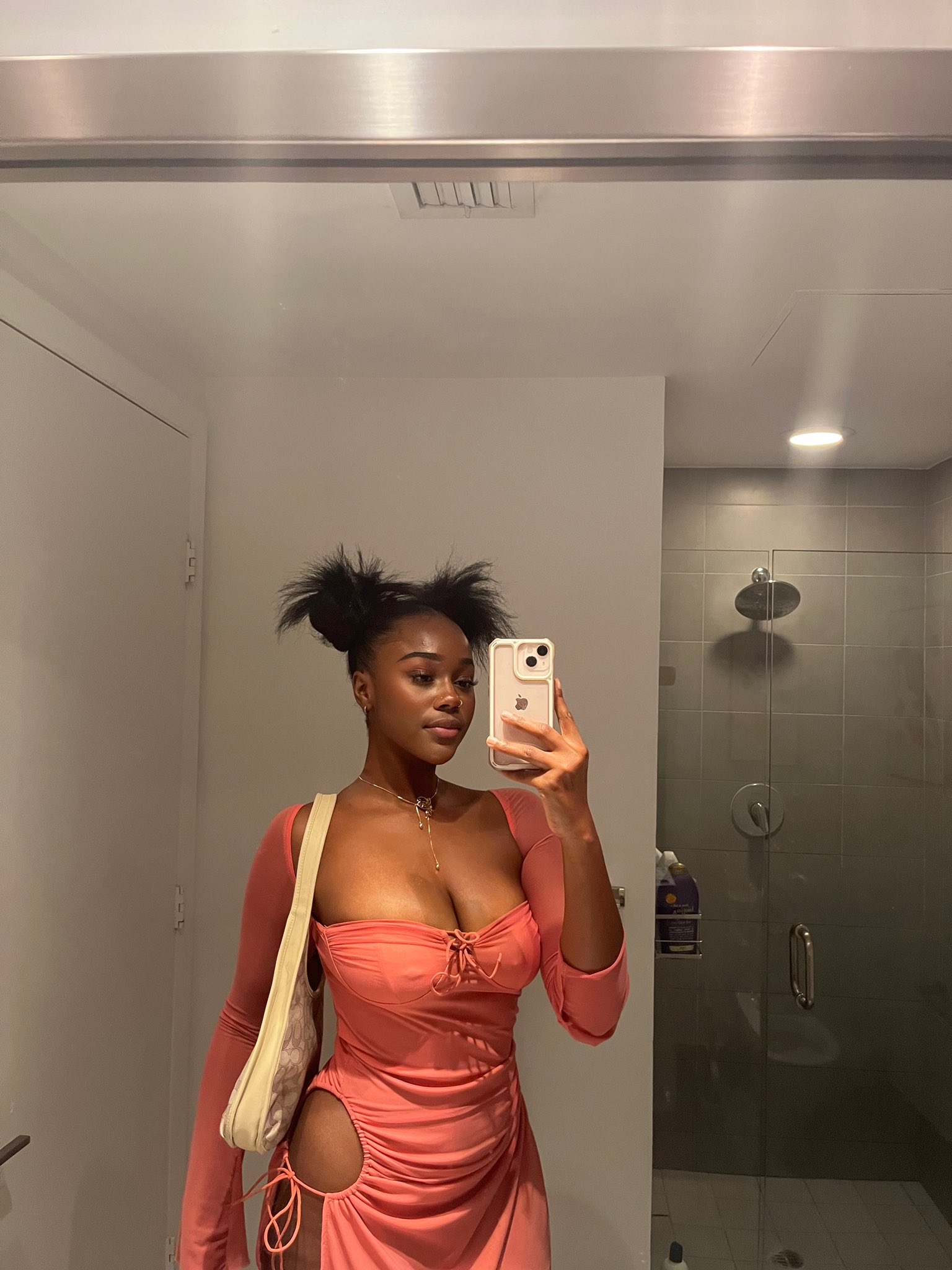 Beverly Pierre on Twitter: "Titties make the pain go away, call that a perky set 💊😌😋 https://t ...