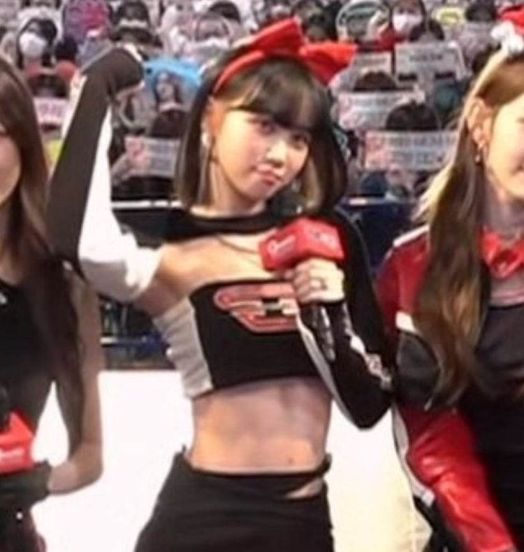 le sserafim on Twitter: "OHMYGOD"