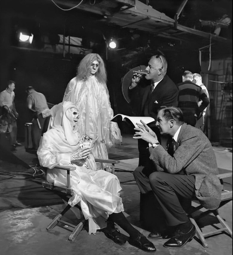 Jon James Miller on Twitter: "On the set of THIRTEEN GHOSTS (1960) #HorrorMovies"
