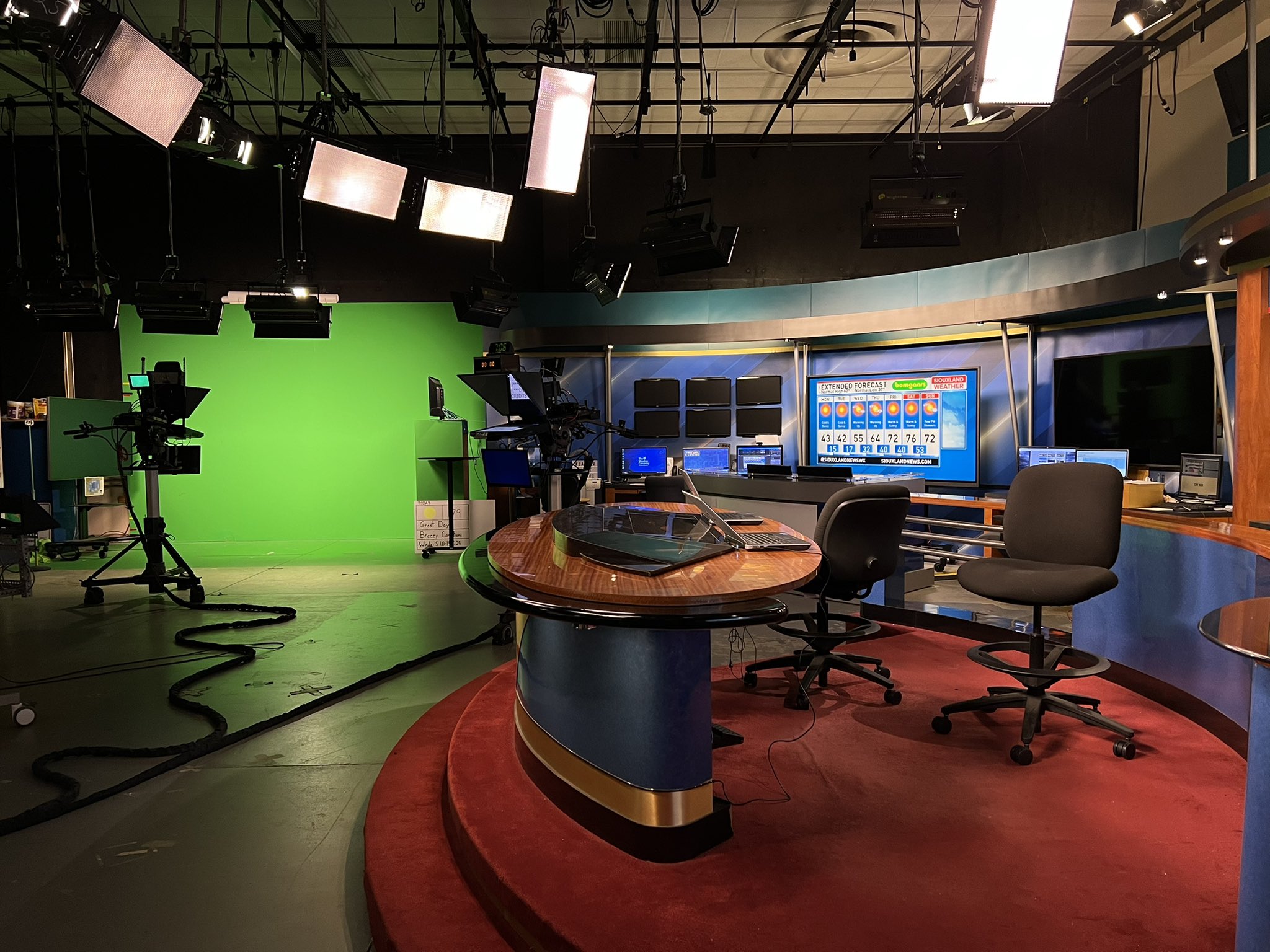 E News Set
