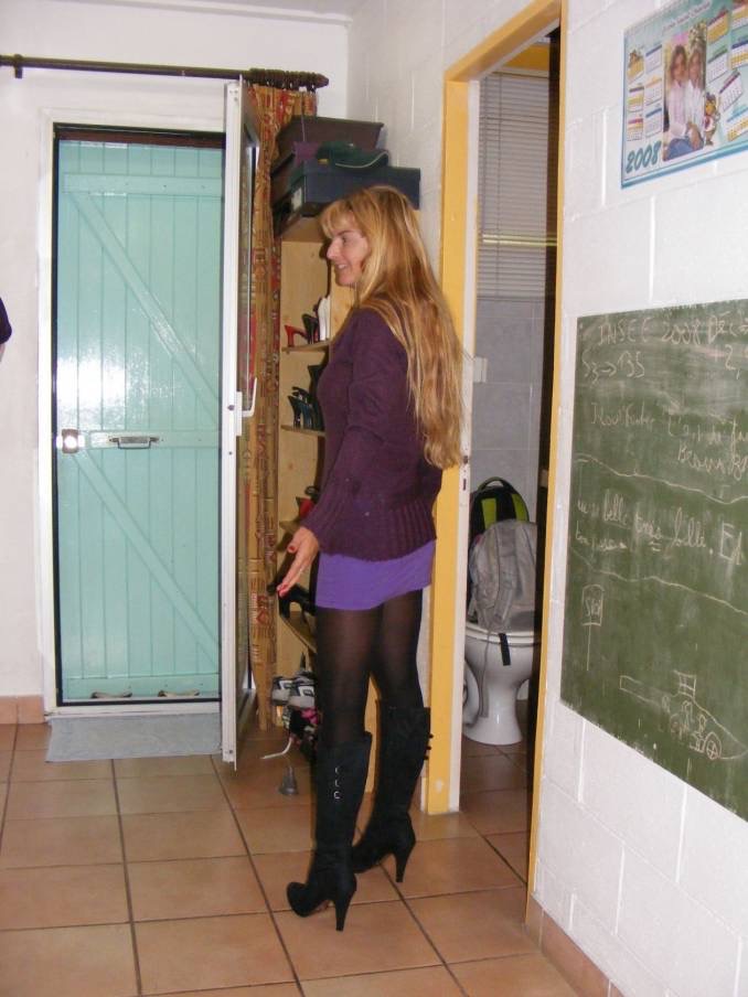 Amateur Pantyhose On Twitter Miniskirt Boots And Black Pantyhose