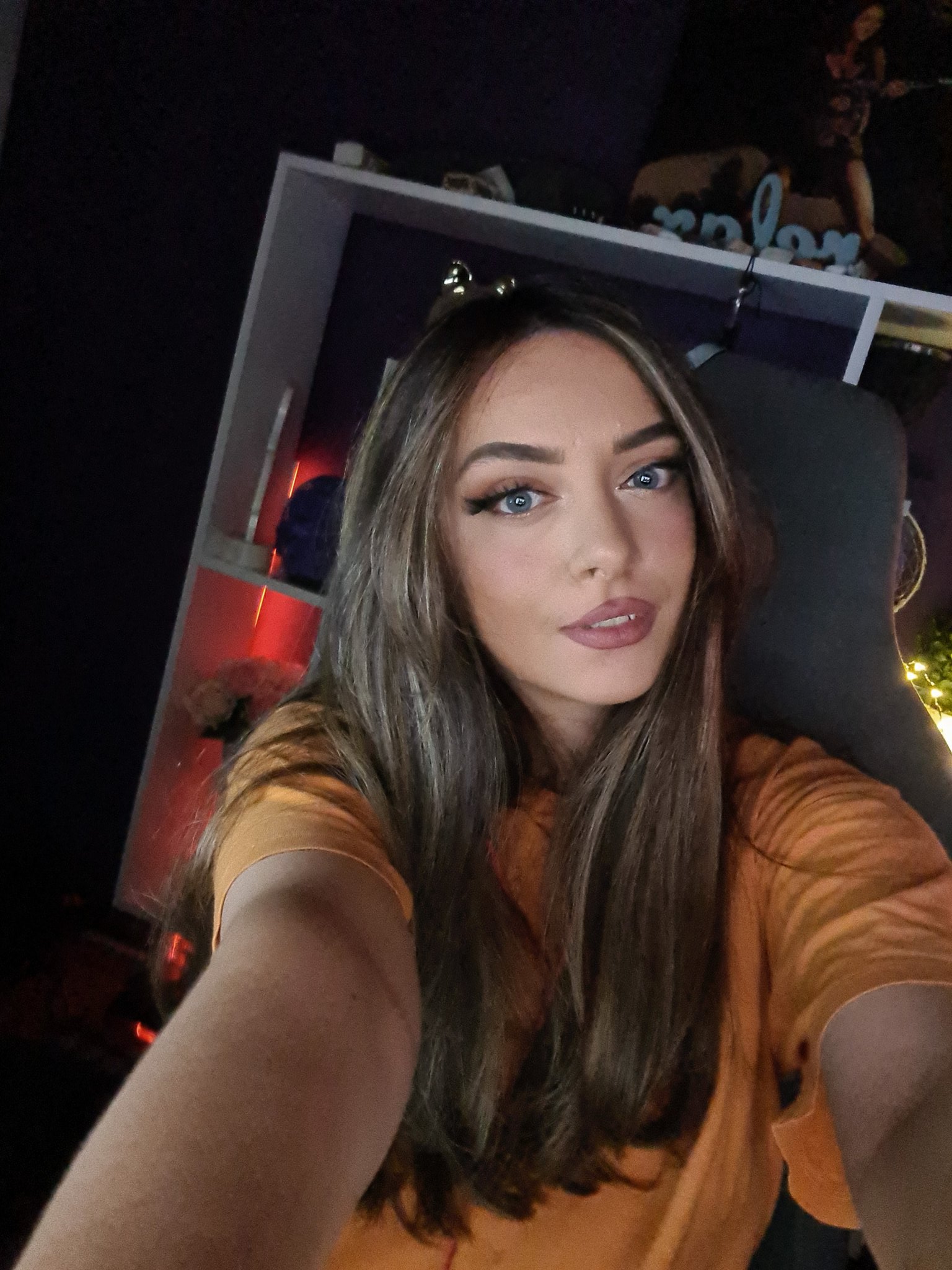 🕸️Dyanna🌸 on Twitter: "I never take selfies but here we go🤗 https://t.co/1lFyXdf99d" / Twitter