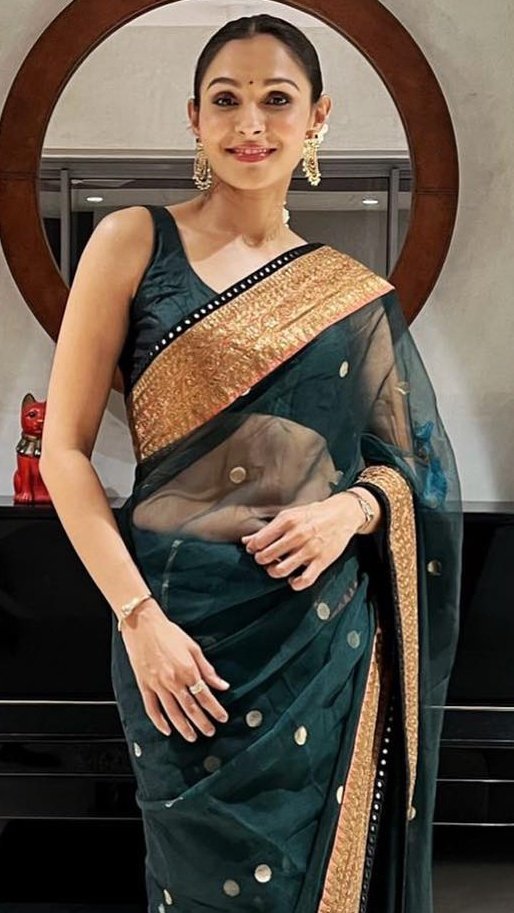 Andrea Jeremiah Saree