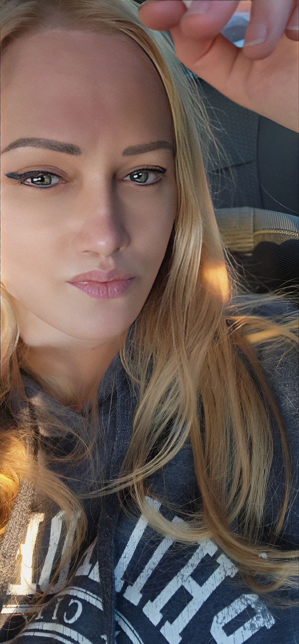 Nicoleta Luxury Companion FMTY on Twitter: "Hello, does everyone have a case of the Mondays ...