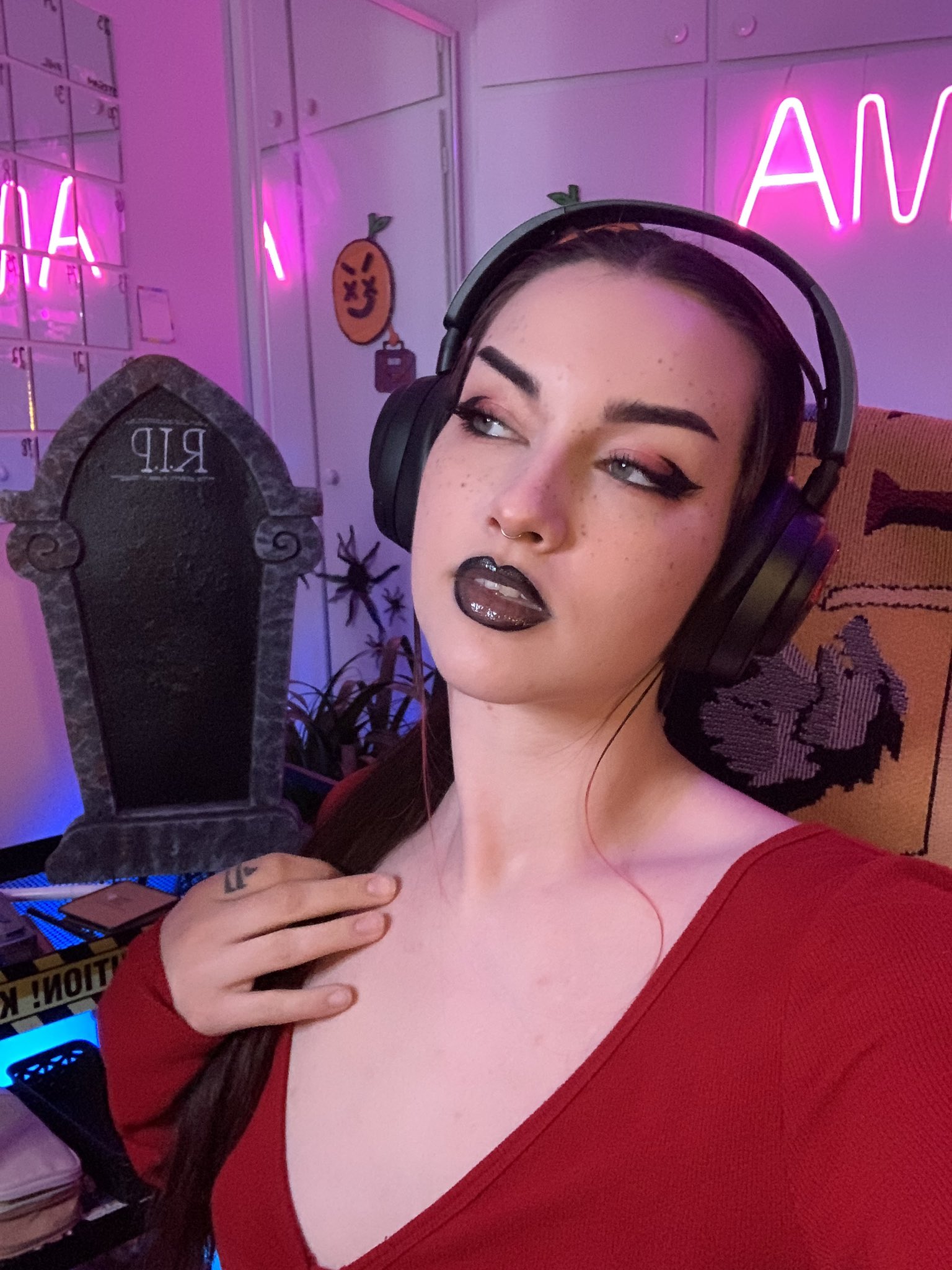 alexa on Twitter: "Reposting this look because 🦇🎃 🧛🏼‍♀️ https://t.co/XrgDj5olUE" / Twitter