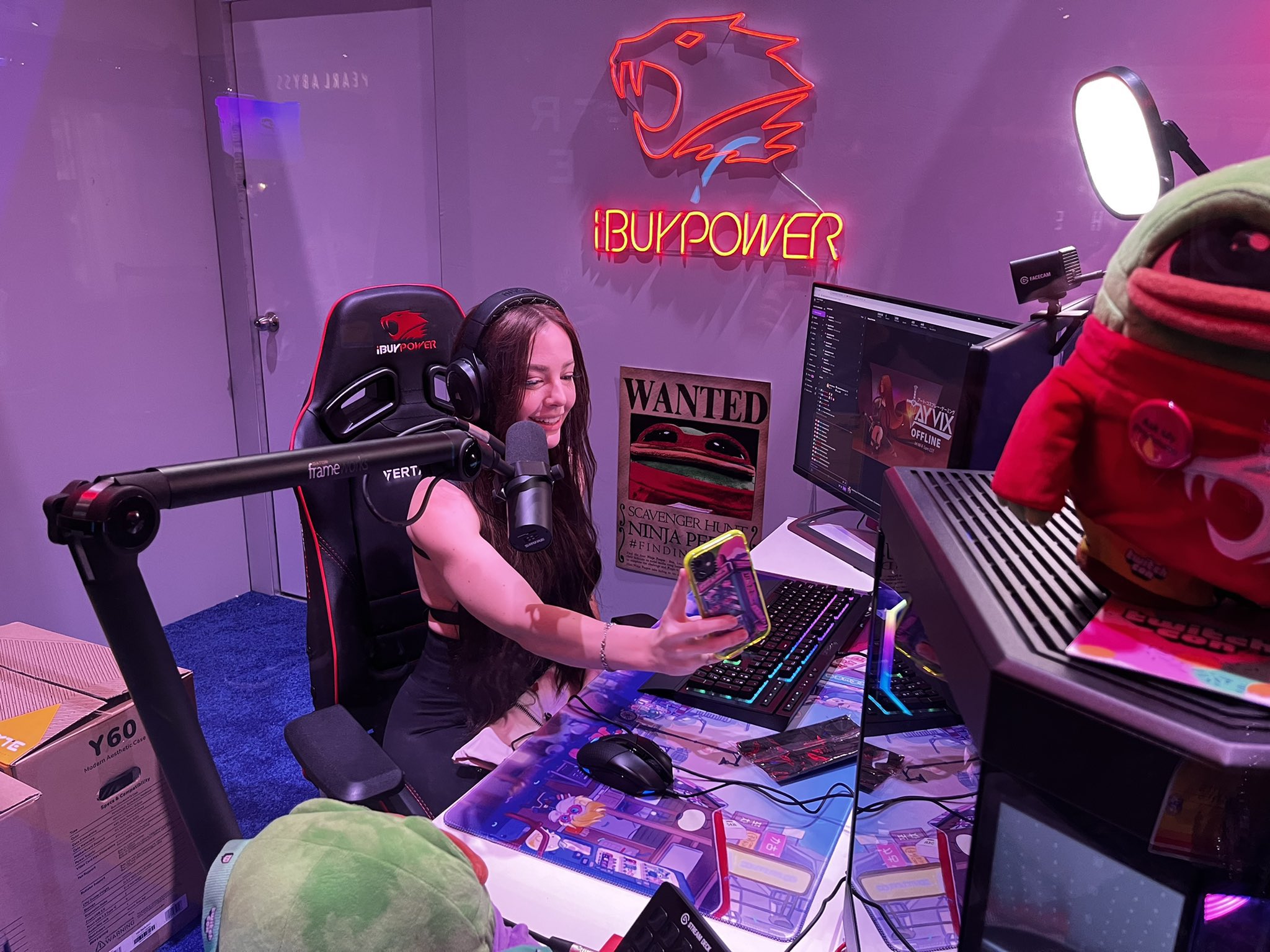 Tayvix ⚔️ → TwitchCon on Twitter: "Missing @TwitchCon and all my friends so much ;-; https://t ...