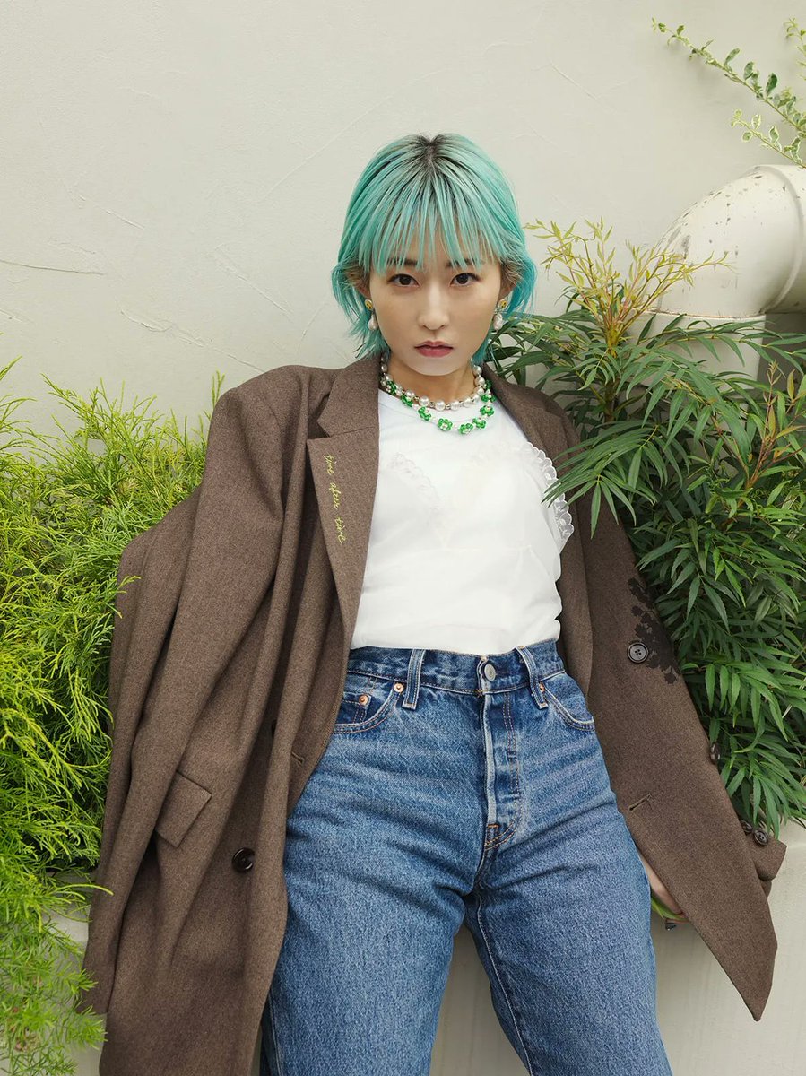 GINZA on Twitter: "来年150年を迎える〈リーバイス®︎〉の定番ジーンズ。Awesome City ClubのPORINが魅せる秋のバランス👖「501®︎」「701®︎」と ...