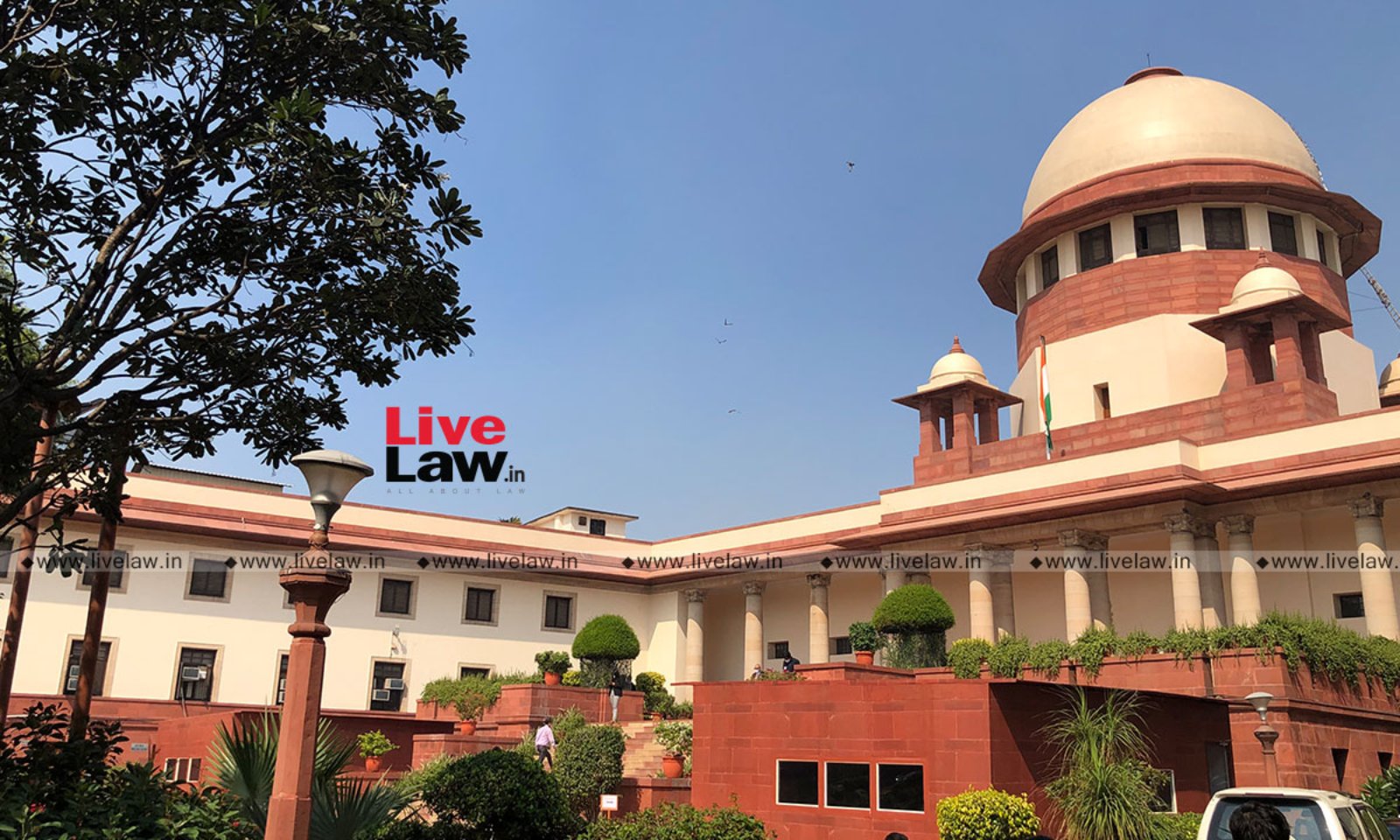 Live Law on Twitter: "#SupremeCourt bench led by CJI UU Lalit continues hearings in the petition ...