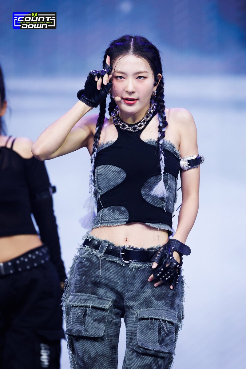 SeulRene슬린 Daily &⃝ on Twitter: "|OFFICIAL| 221013 [🐻] Mnet M Countdown - SEULGI 28 Reasons # ...