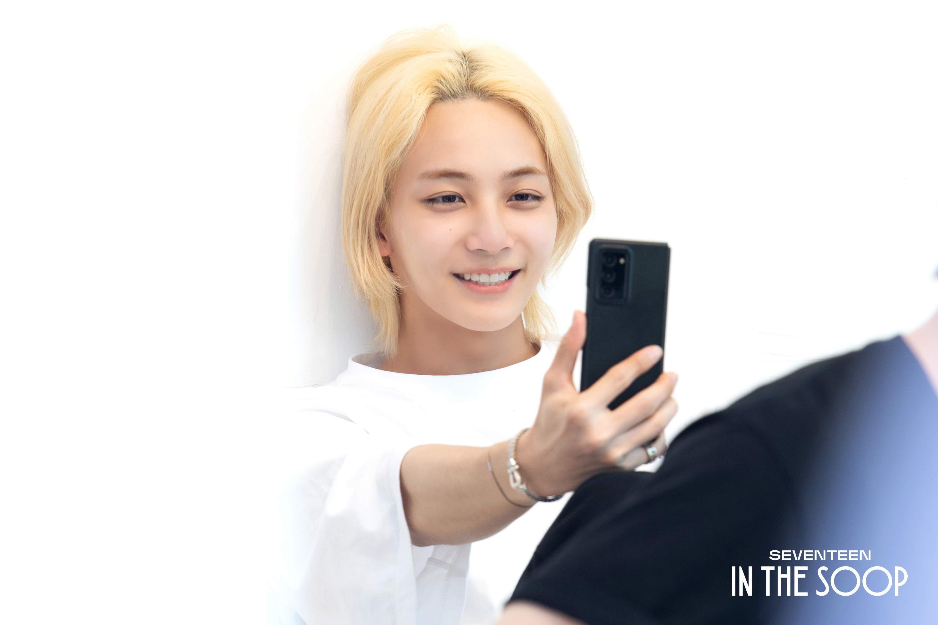 세븐틴(SEVENTEEN) on Twitter: "'SEVENTEEN IN THE SOOP MAKING PHOTOBOOK' PREVIEW Cuts #1 Release [GL ...