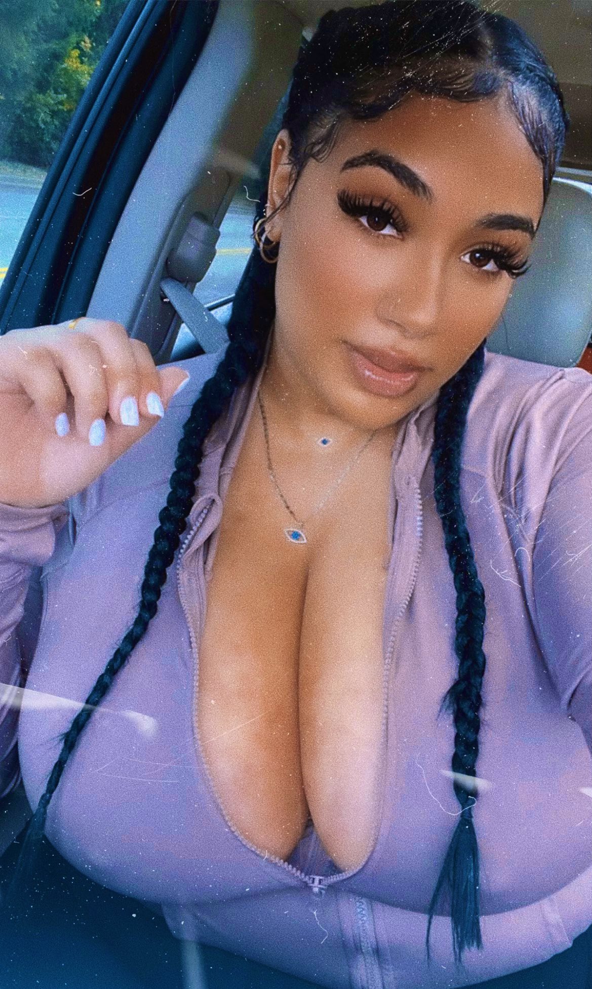 champainmami on Twitter: "Tuesday 🫶🏽 https://t.co/L9YsSvMVqv" / Twitter