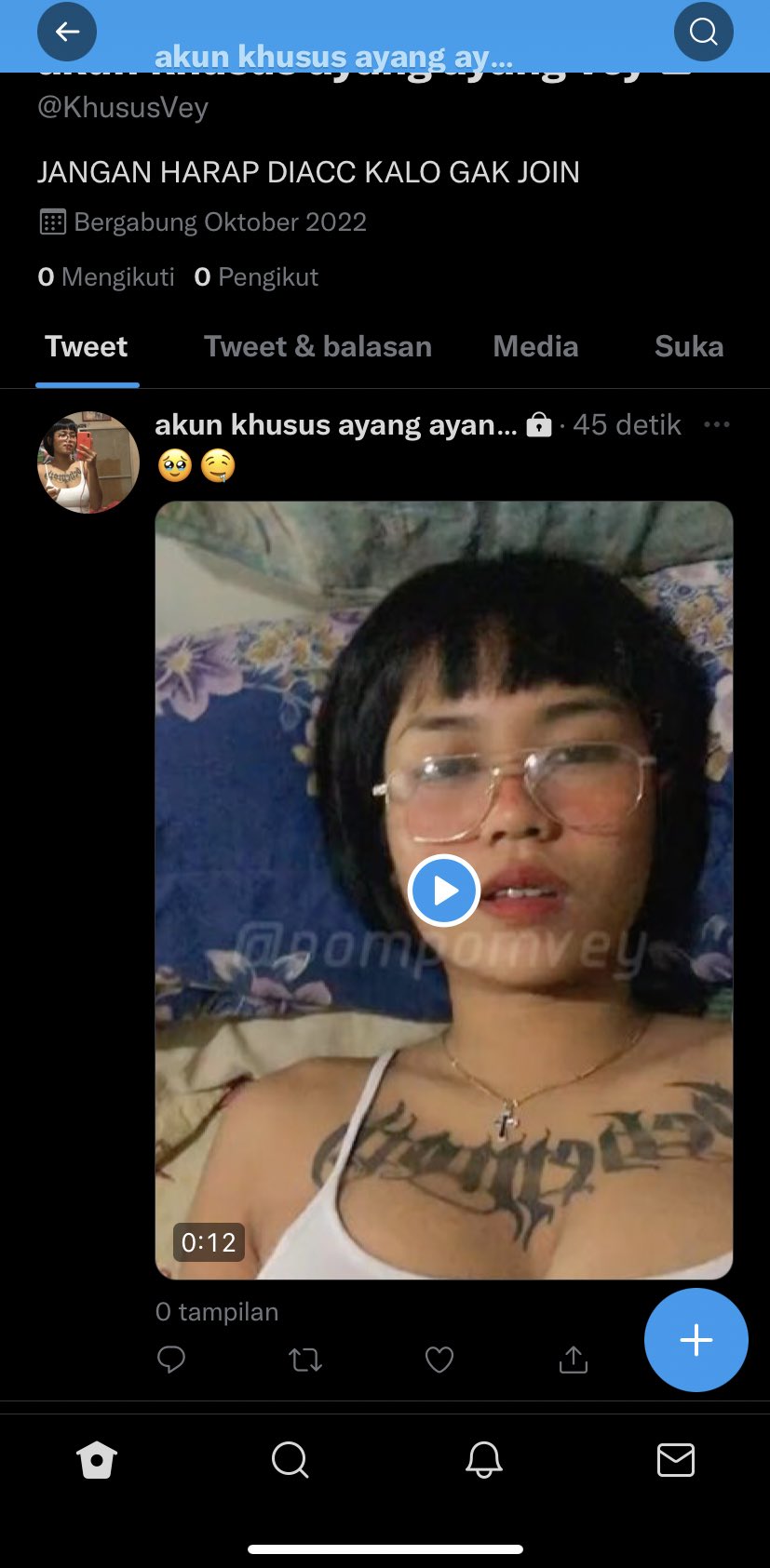 ‿↼ V e y y ‿↼ on Twitter: "aku akan up kenakalan di @KhususVey ayo jadi ayang ayang aku😤 dm ya ...