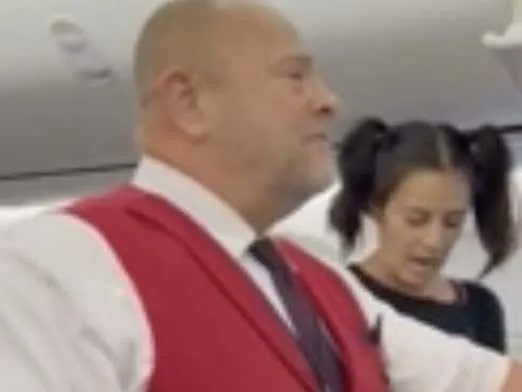 Barstool Sports on Twitter: "A Woman Loses Her God Damn Mind On A Flight Because Delta Wouldn't ...