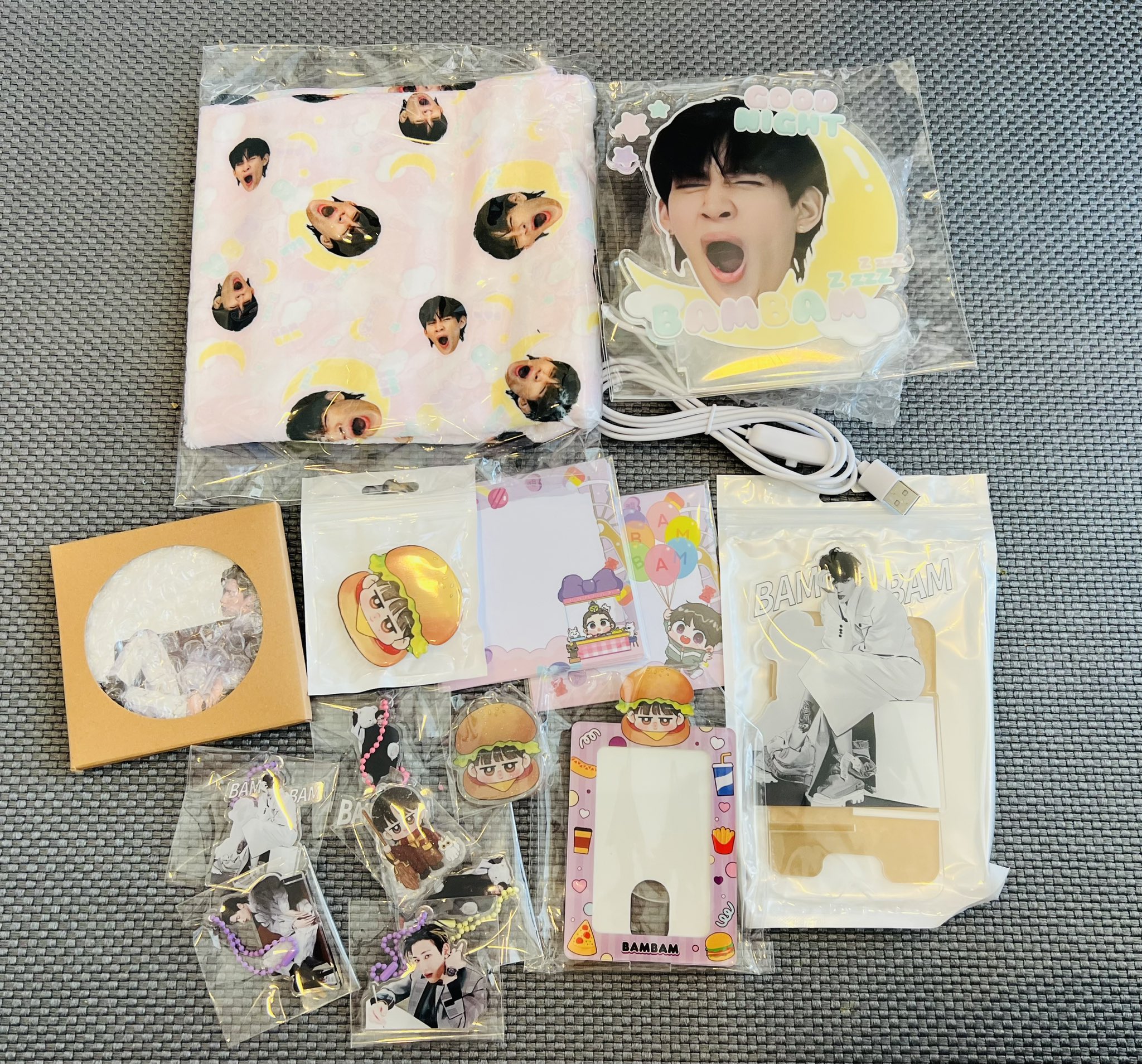 🫥Poom🪷 (@PoomNongnuch) / Twitter