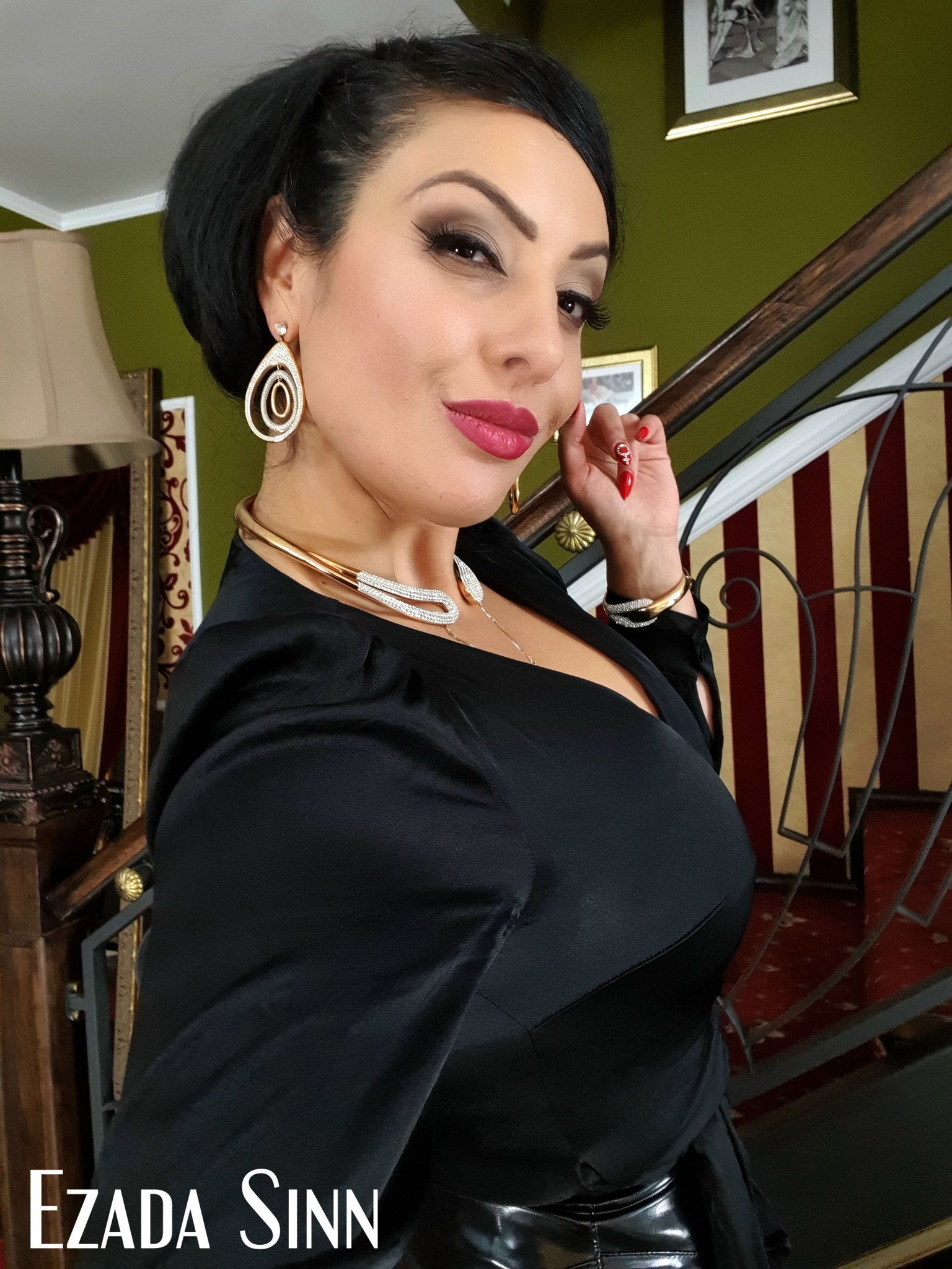 Tw Pornstars ♀️ The Matriarch Ezada Sinn ♀️ 🔞 Twitter Do You Know