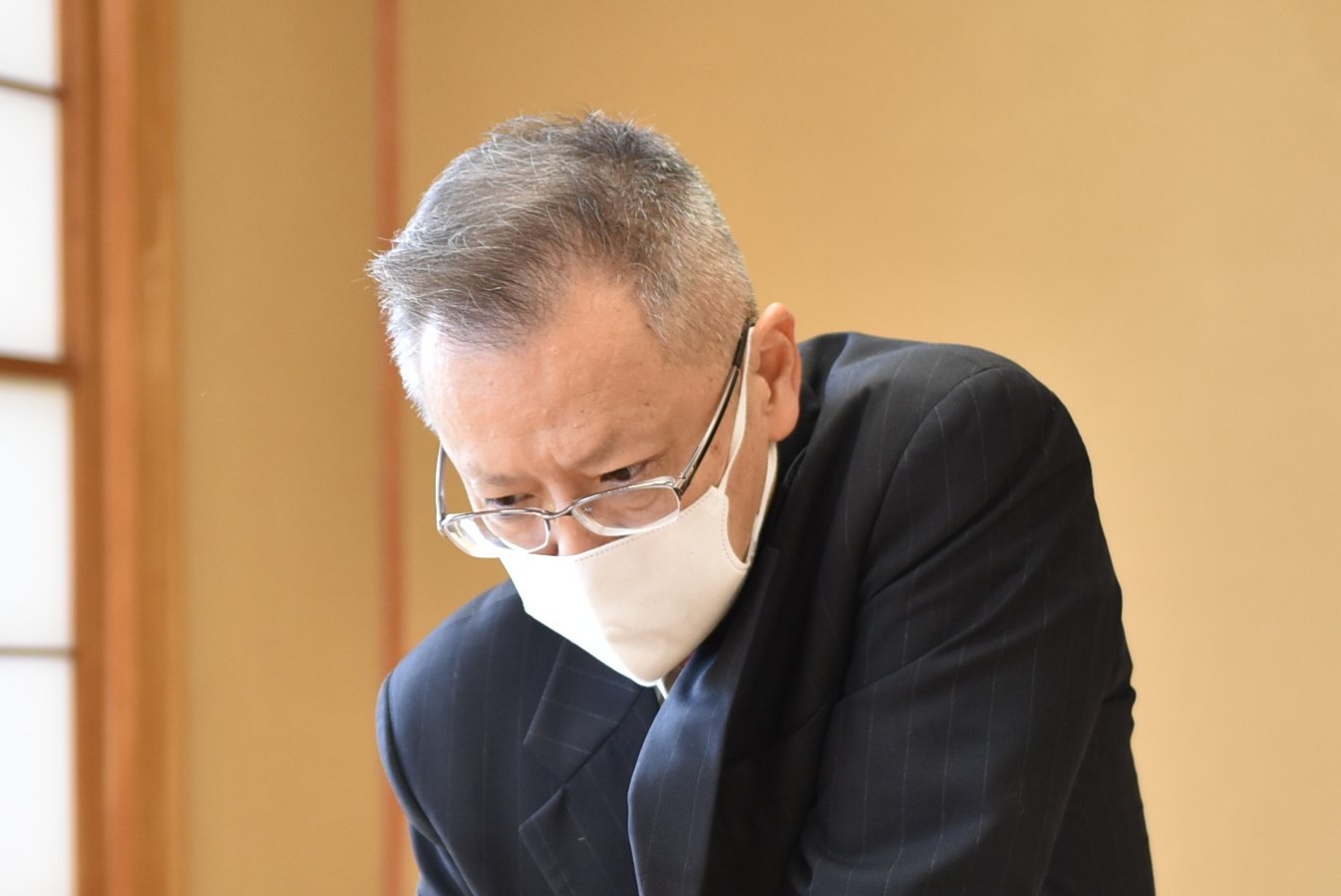 朝日新聞将棋取材班 On Twitter 村)今日はb級2組順位戦が指されています。中村修九段―木村一基九段戦は中村九段が三間飛車を採用しました。ここまで木村九段は3勝1敗、中村九段は2勝