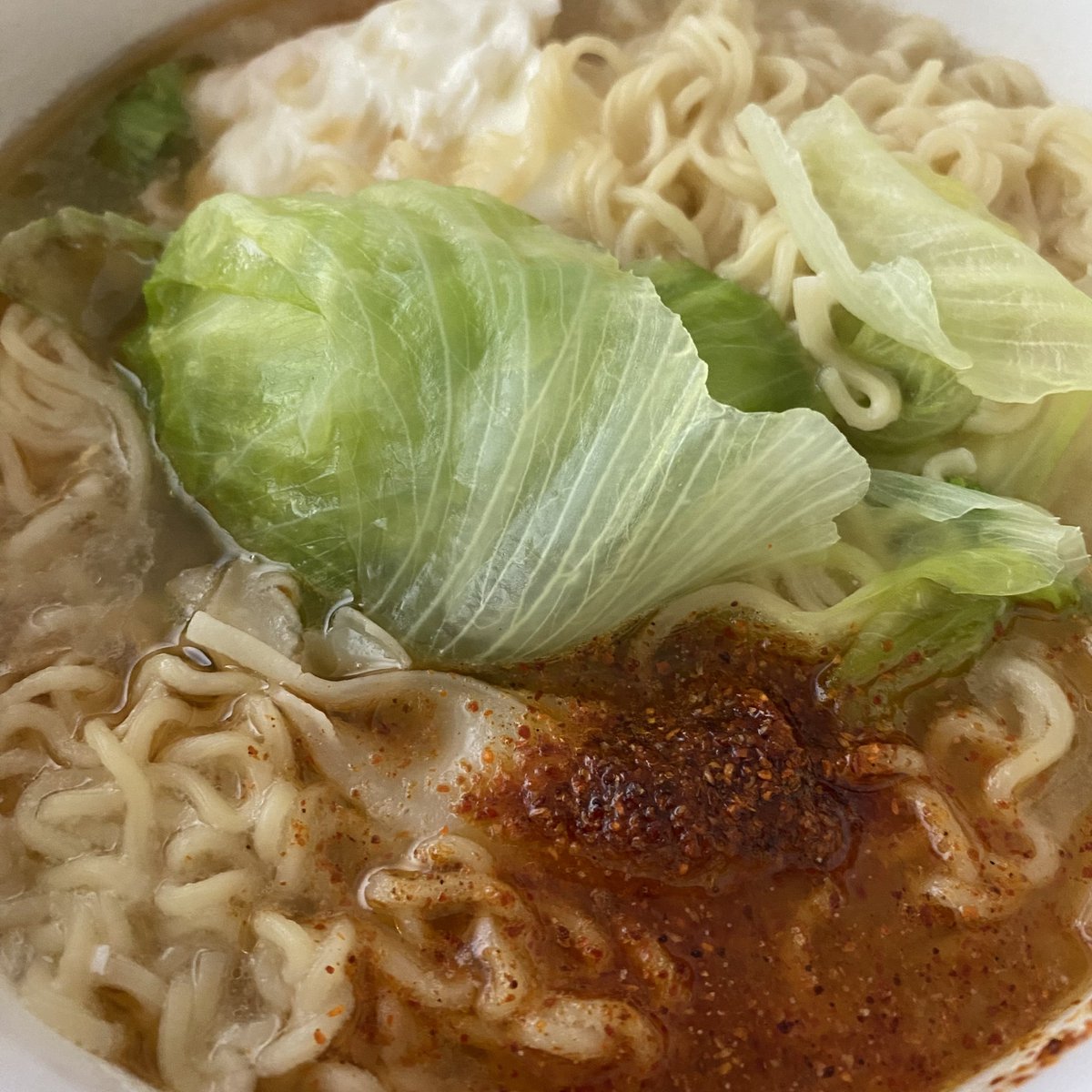 五寸釘ひより On Twitter 異常ラーメン食べ女、怖いもの見たさある。ぼくといえば毎日、子豚のごはんの三角コーナーを食べています。そう、毎日。タコさん定食のようにね