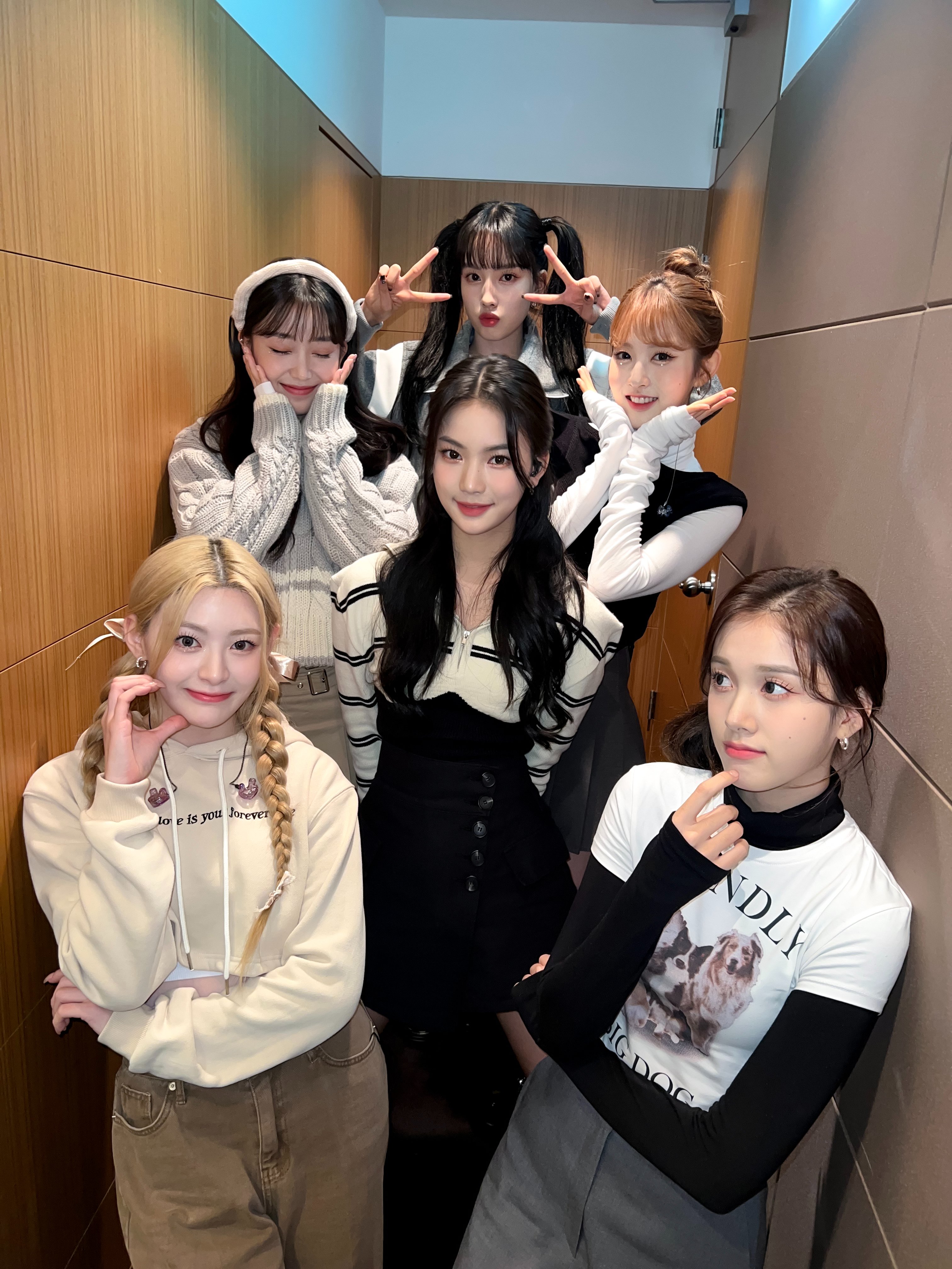 🍑ot6 on Twitter: "@STAYC_official my girlsss ilysm 🥺🫶" / Twitter