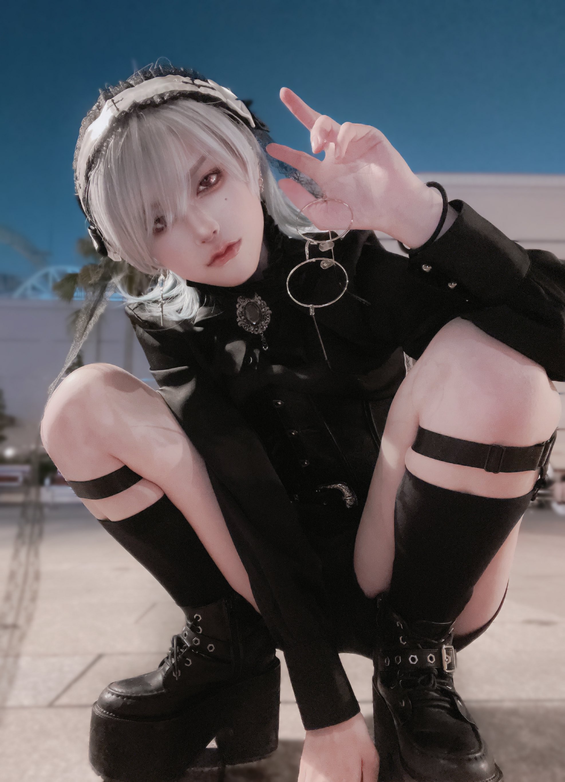 白毛MK妹手持長條棒狀物,相當色情 | LIHKG 討論區