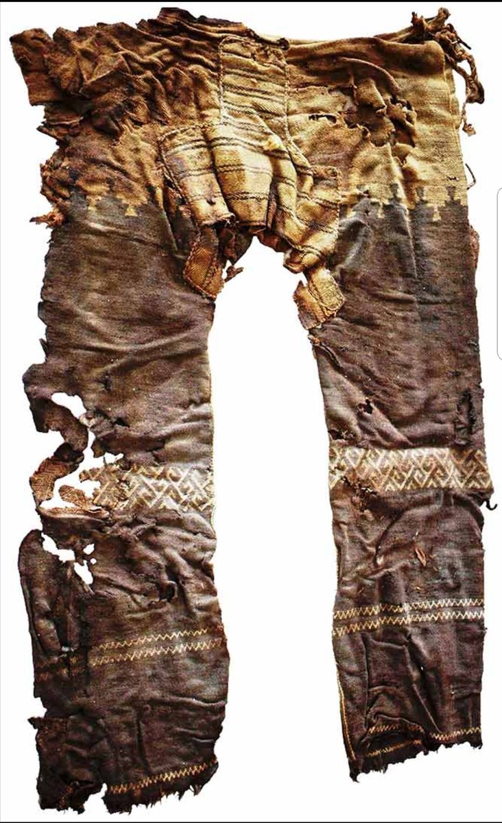 Macaristan Ulusal Bankası binasının üzerindeki bir kabartmada tasvir ...