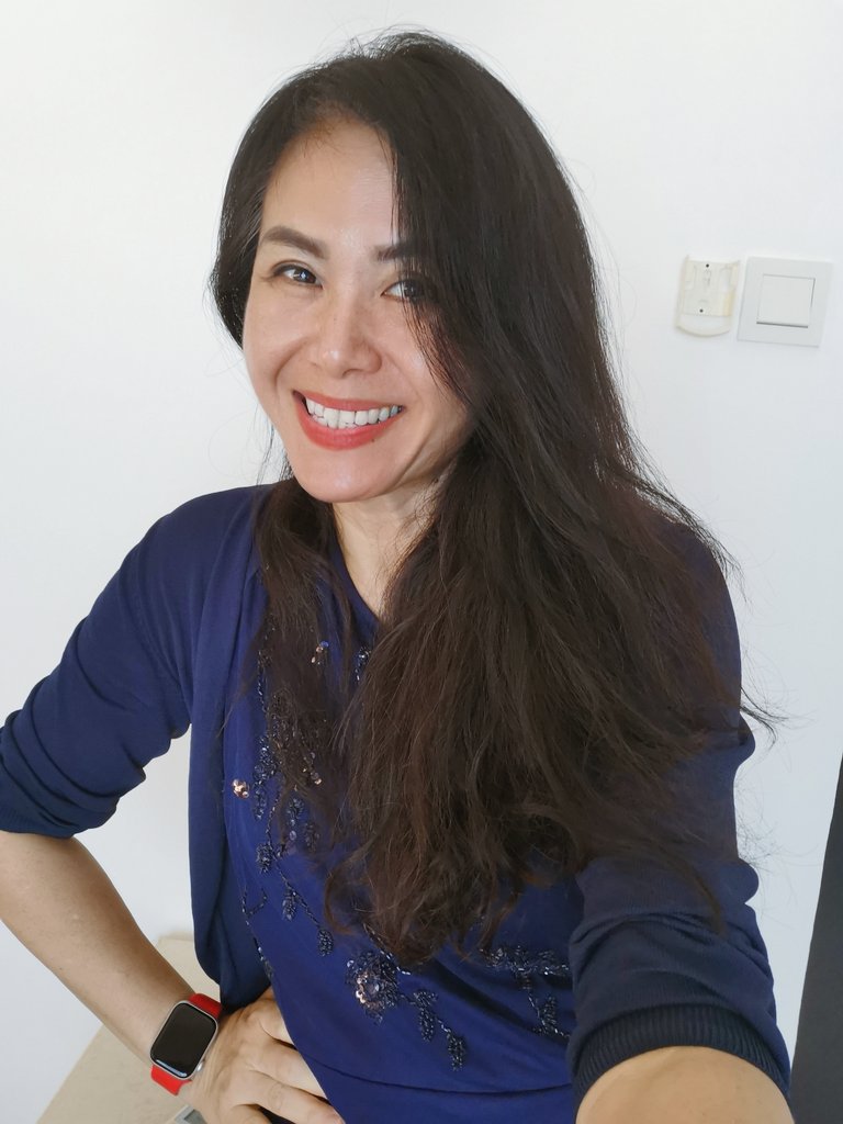 马来姐 On Twitter 还没去见孙女呢,今天得做工到很迟,明天才抓2只鸡,2瓶酒和红包去看孙女。 哈哈,真的做奶奶了,一点都不像 🤣 😂