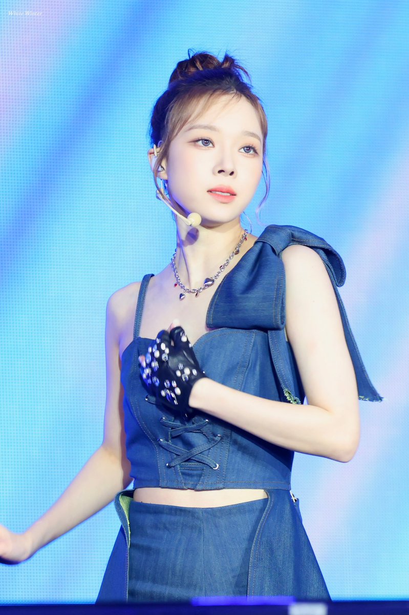 WINTER THAILAND (SLOW) on Twitter: "RT @Winter_white01: 221016 LA KAMP #aespa #æspa #에스파 #WINTER ...