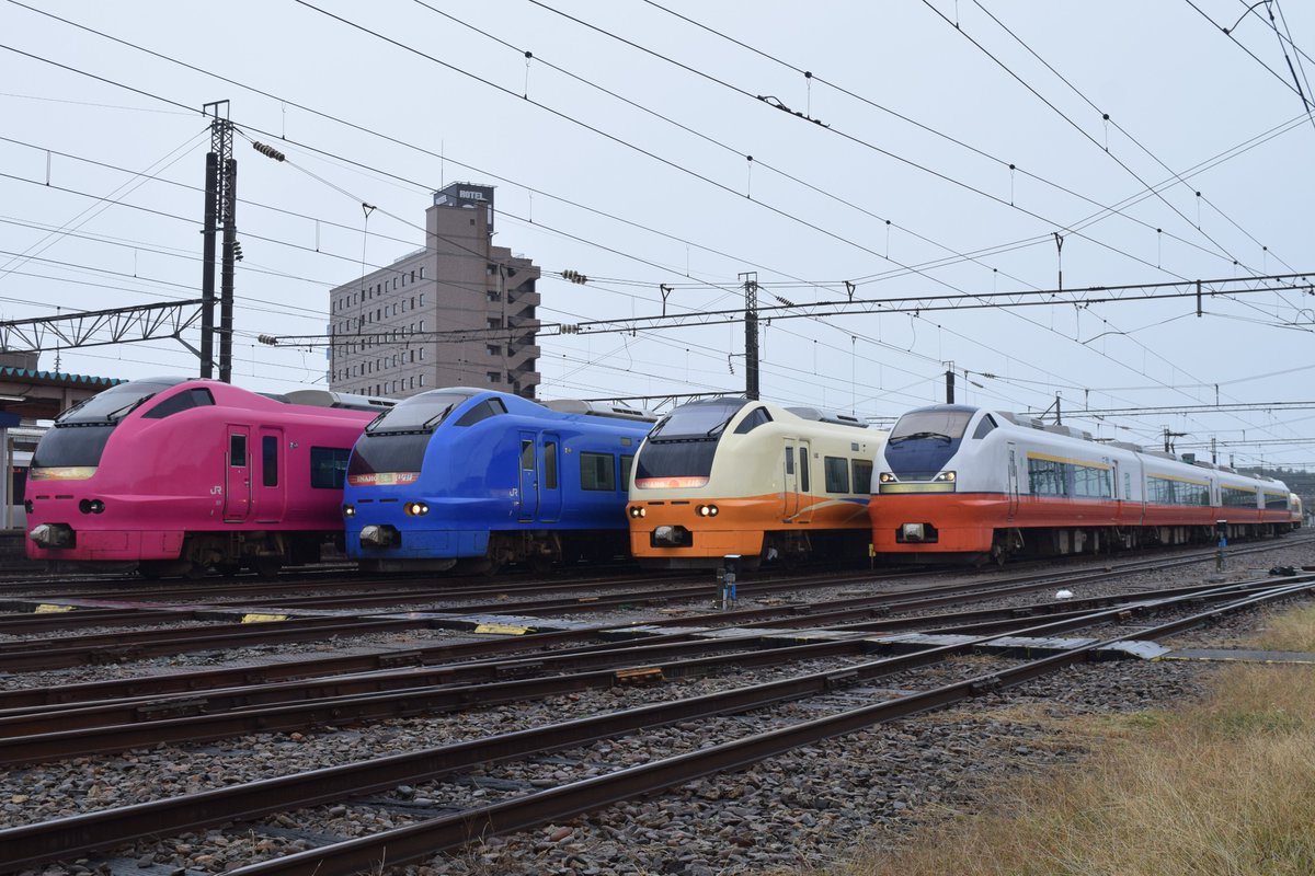 ろくいち on Twitter: "酒田駅でのE653系+E751系や海里・きらきらうえつの並びが見れたあのイベントからもう3年なんですね。"